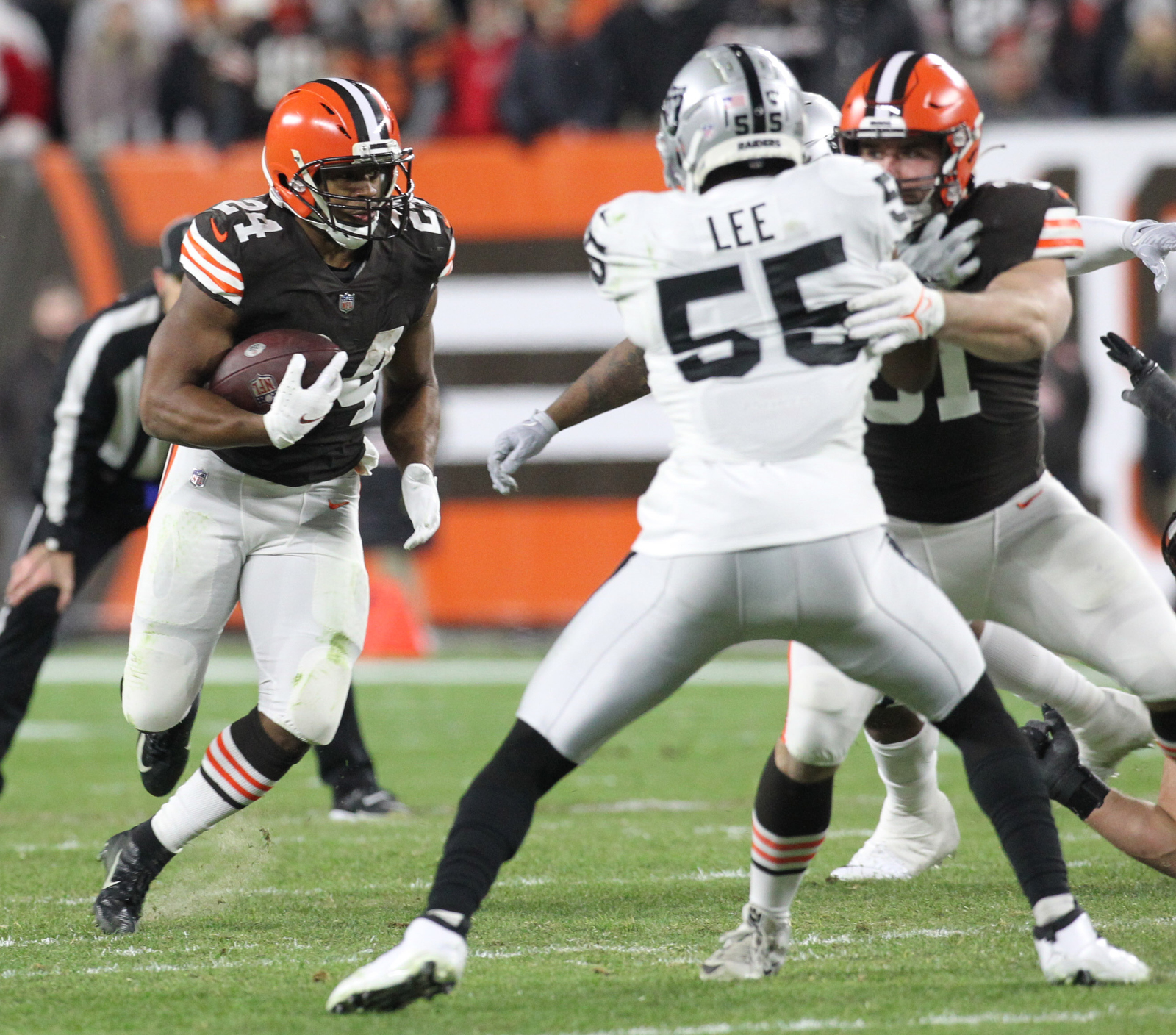 Cleveland Browns running back Nick Chubb vs. Las Vegas Raiders ...