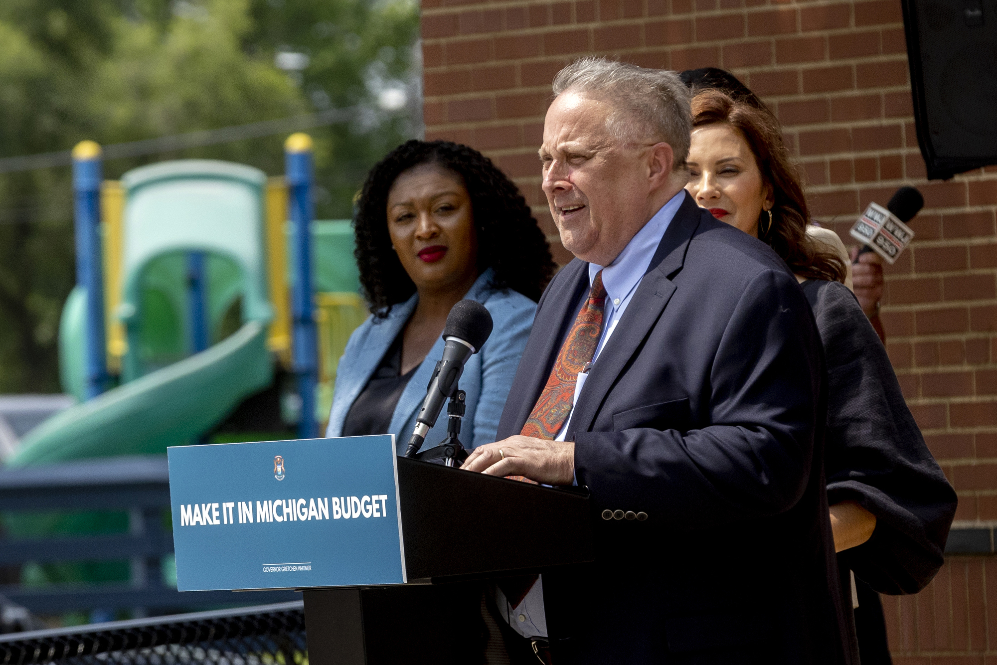 Gov. Gretchen Whitmer signs largest state budget in Michigan history ...