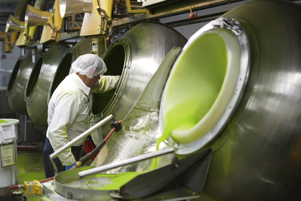 Go inside the factory where Peeps are made - lehighvalleylive.com