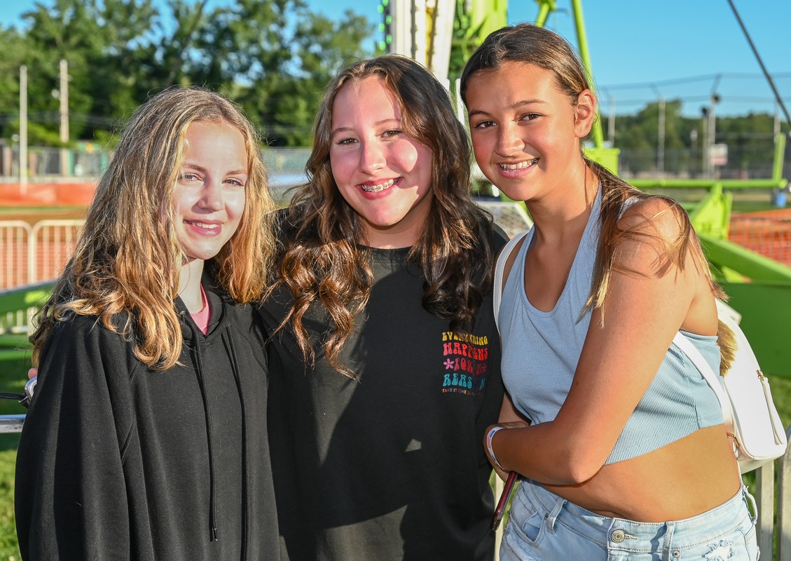 Rotary Club’s Carnival draws crowds to East Longmeadow (photos ...