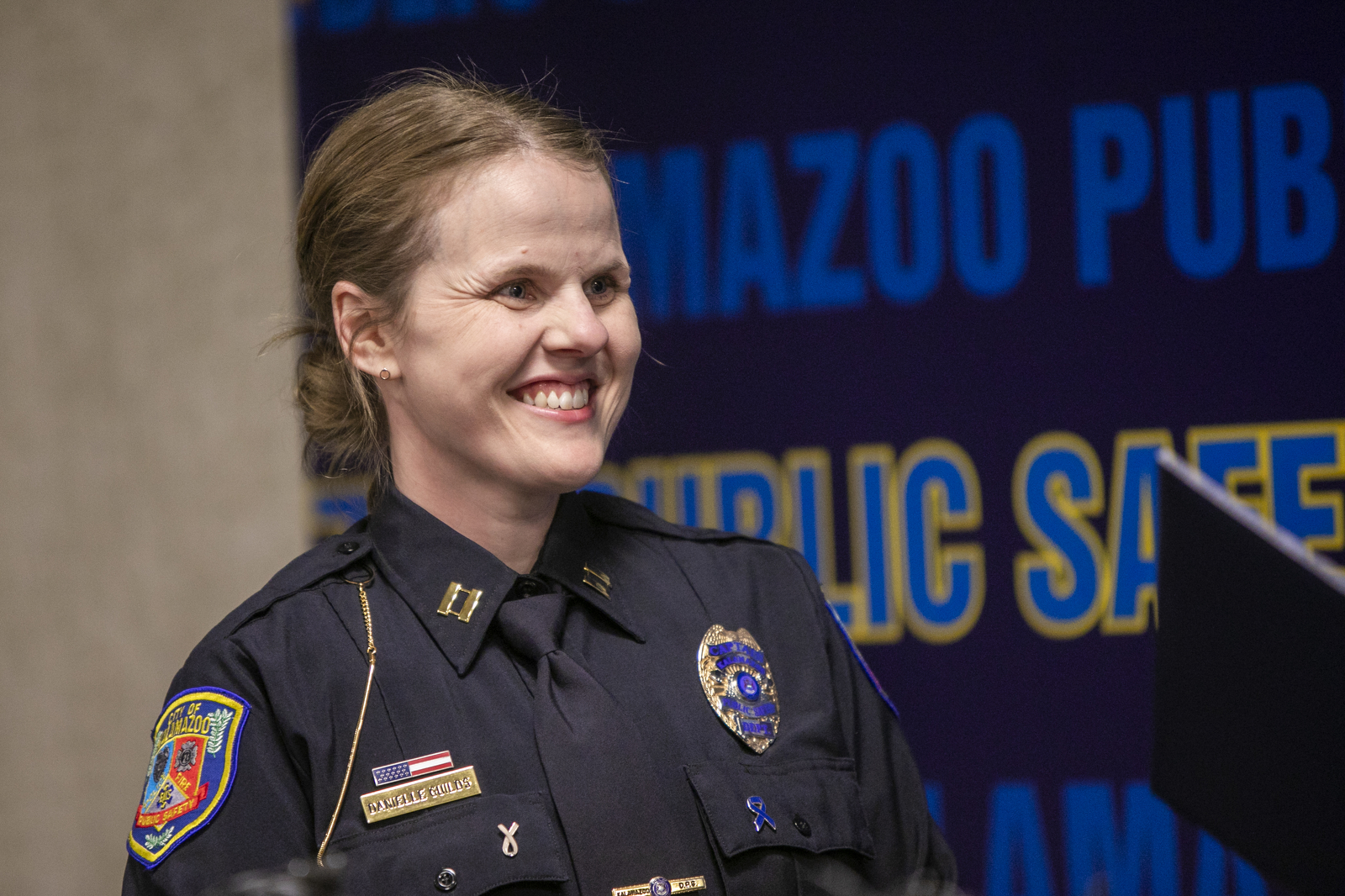 Kalamazoo Police Captain awarded the Above and Beyond the Call of Duty ...