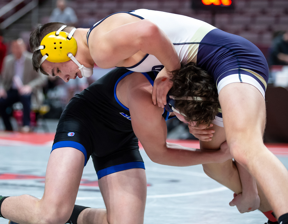 PIAA Class 2A Wrestling: Brookville defeats Bishop McDevitt - pennlive.com