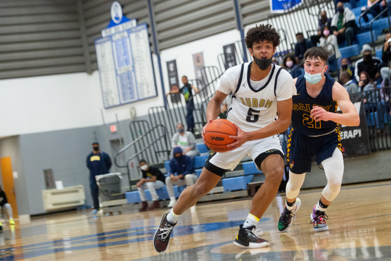 Ann Arbor Huron vs. Saline boys basketball districts - mlive.com