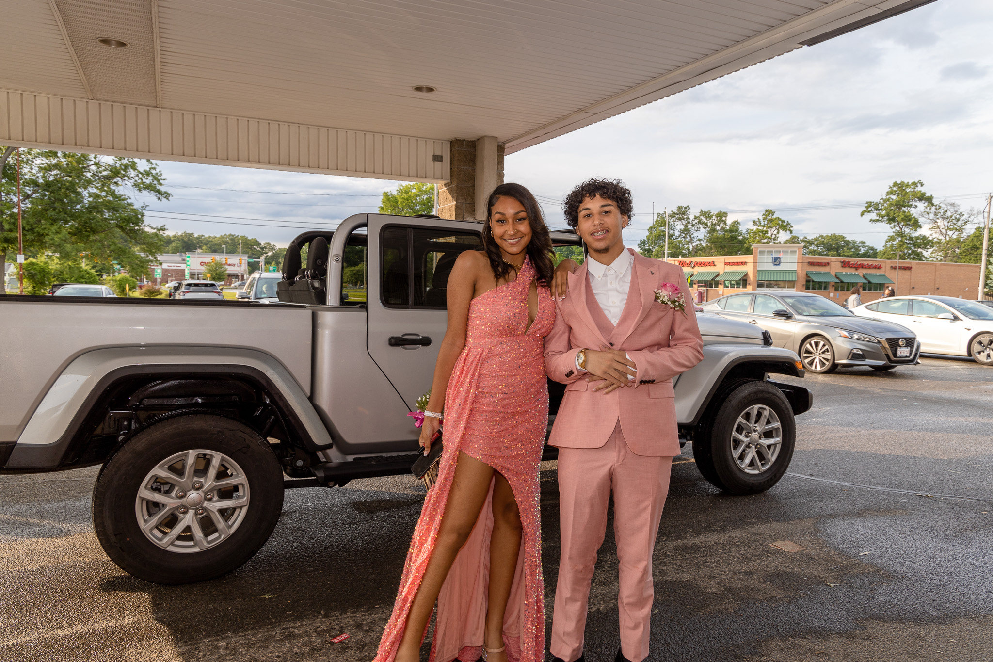 Putnam 2023 prom at Castle of Knights in Chicopee - masslive.com