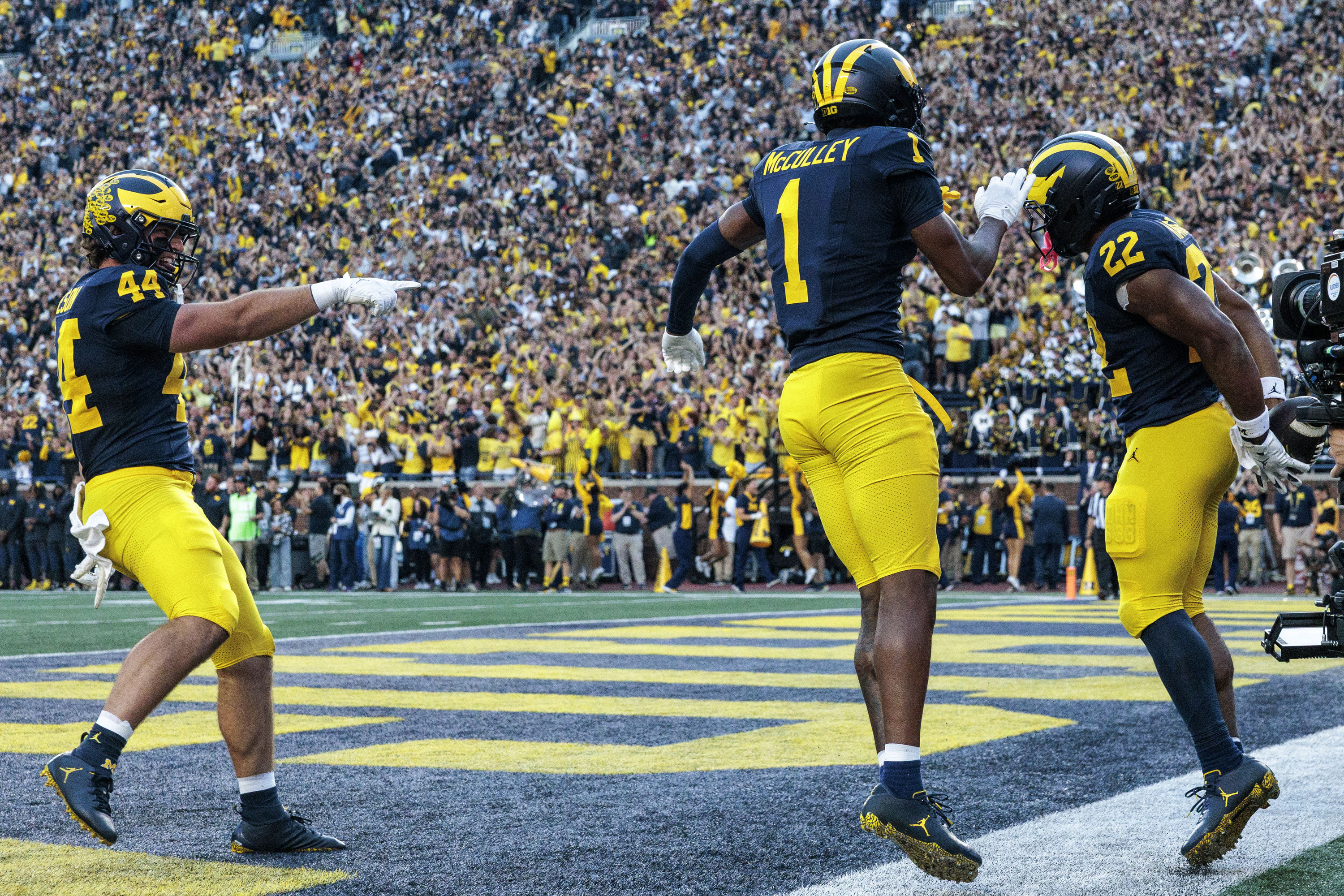 Michigan football hosts New Mexico to open 2025 season - mlive.com