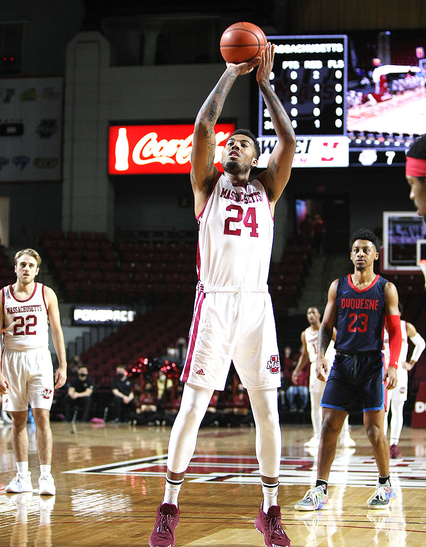 UMass Men's Basketball vs Duquesne 1/8/22 - masslive.com