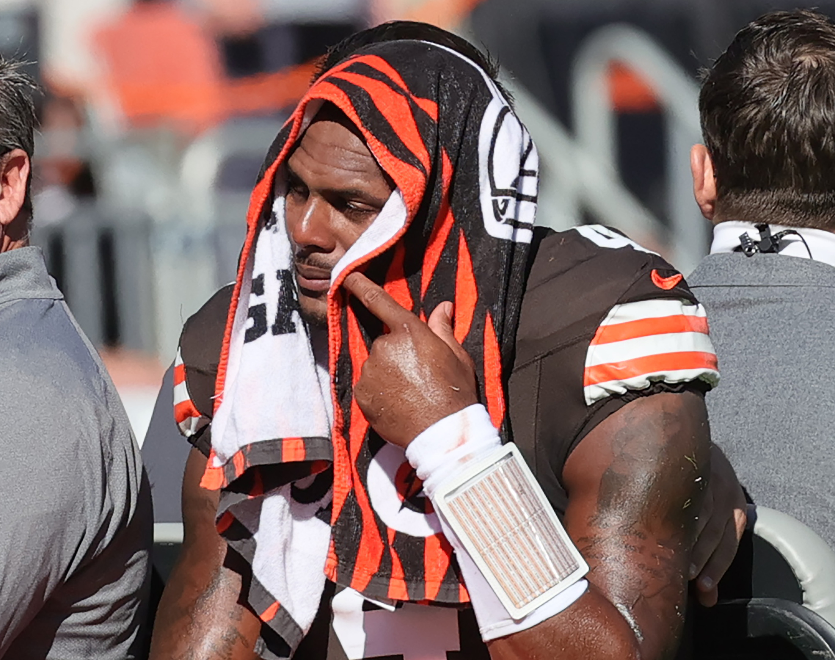 Cleveland Browns quarterback Deshaun Watson vs. the Cincinnati Bengals ...