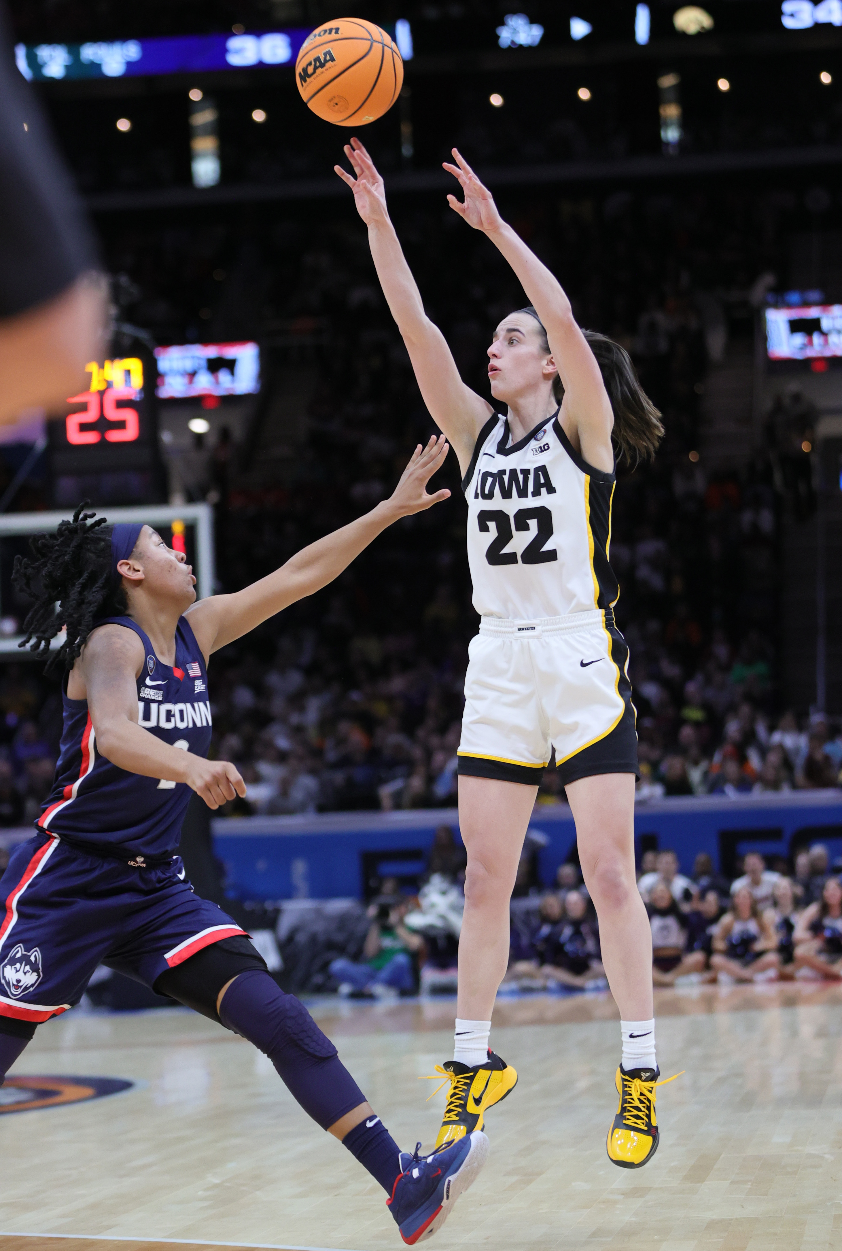 Iowa vs. UConn in Women's Final Four semifinal game, April 5, 2024 ...