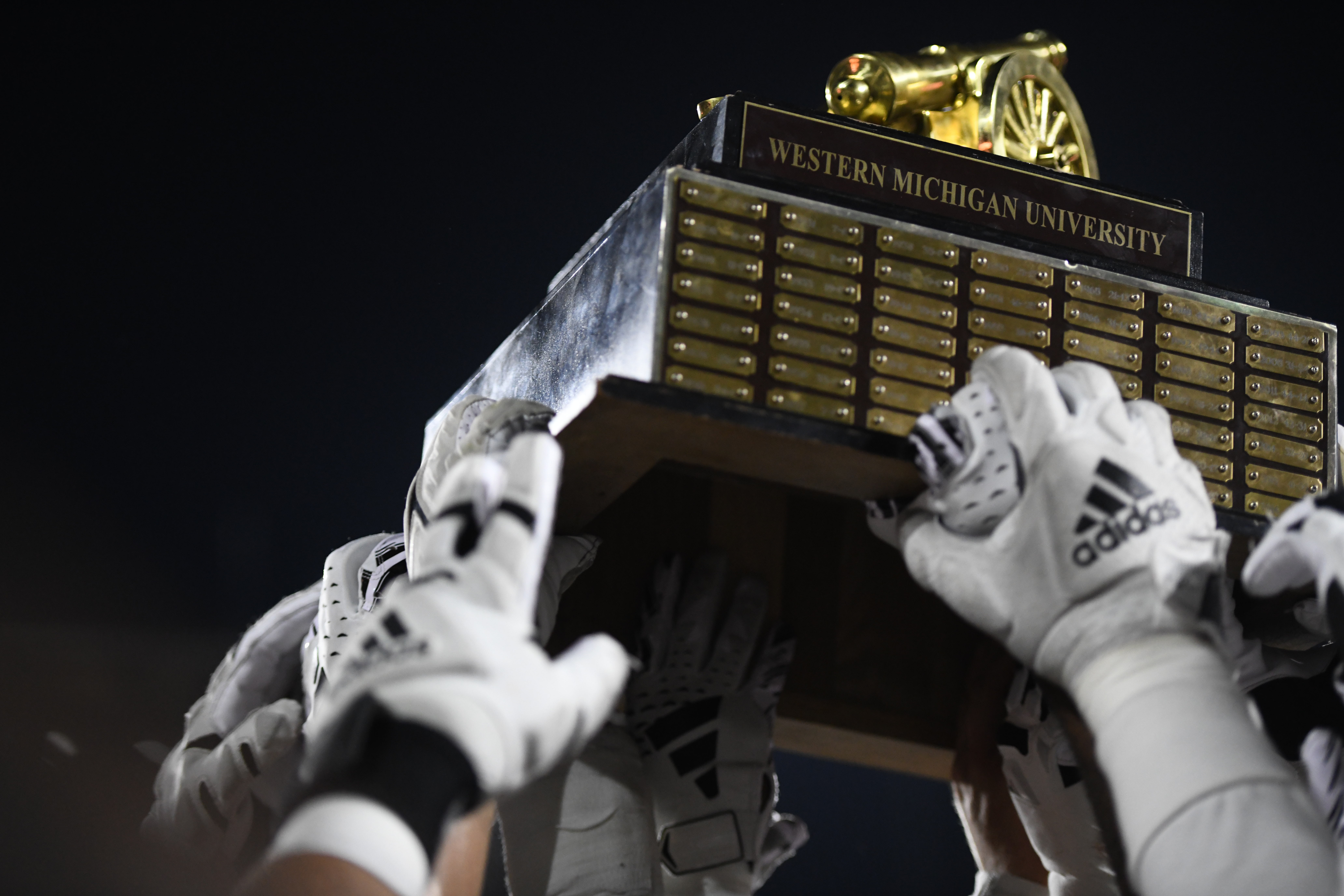 Western Michigan and Central Michigan battle for the victory cannon ...