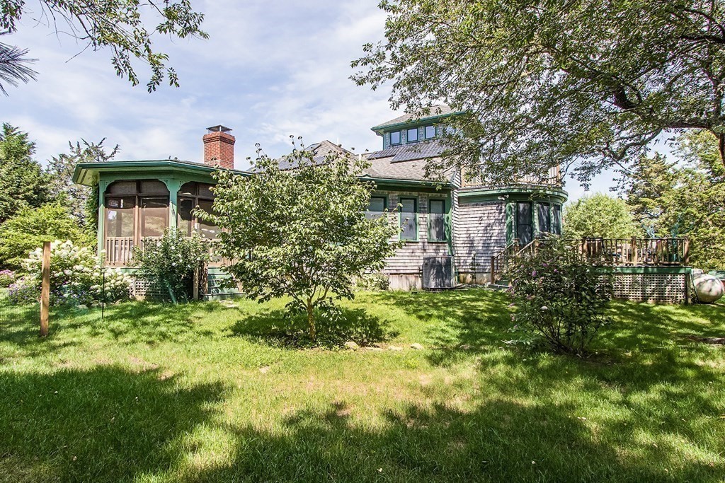 House of the Week: Mermaid Cottage on Cape Cod listed for $1.4 million ...