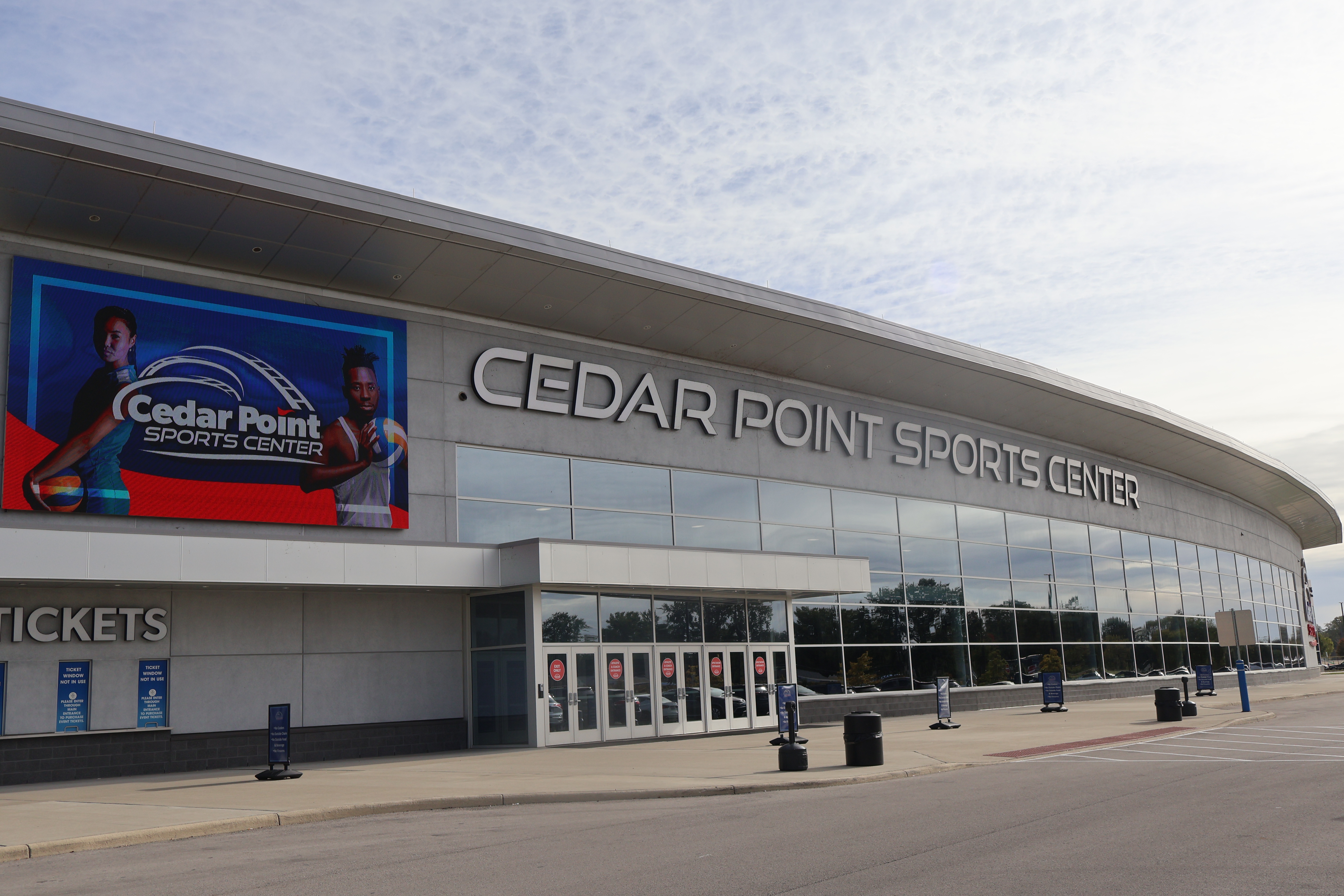 Cedar Point unveils first phase of new new esports center - cleveland.com