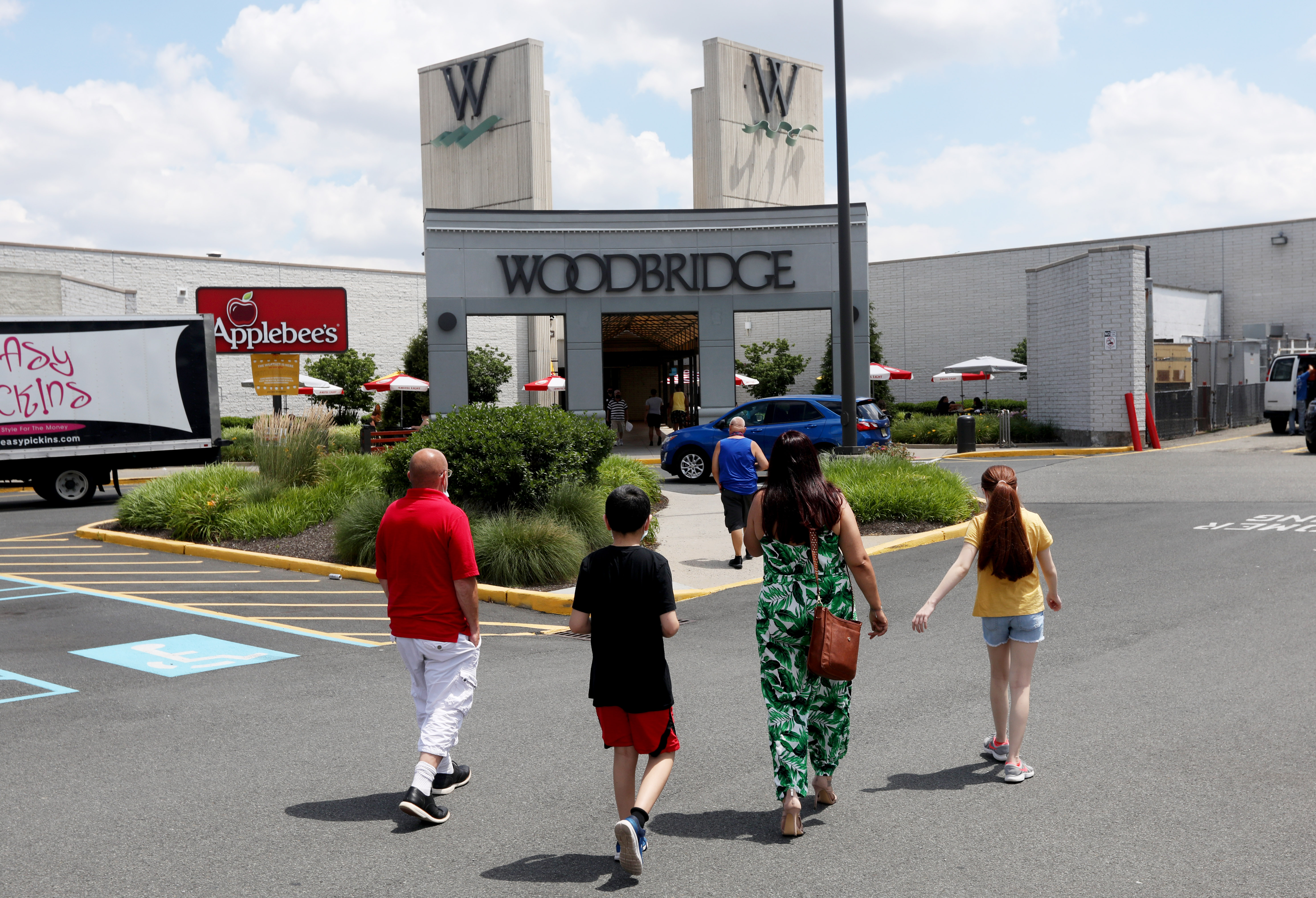Woodbridge Center Mall reopens - nj.com