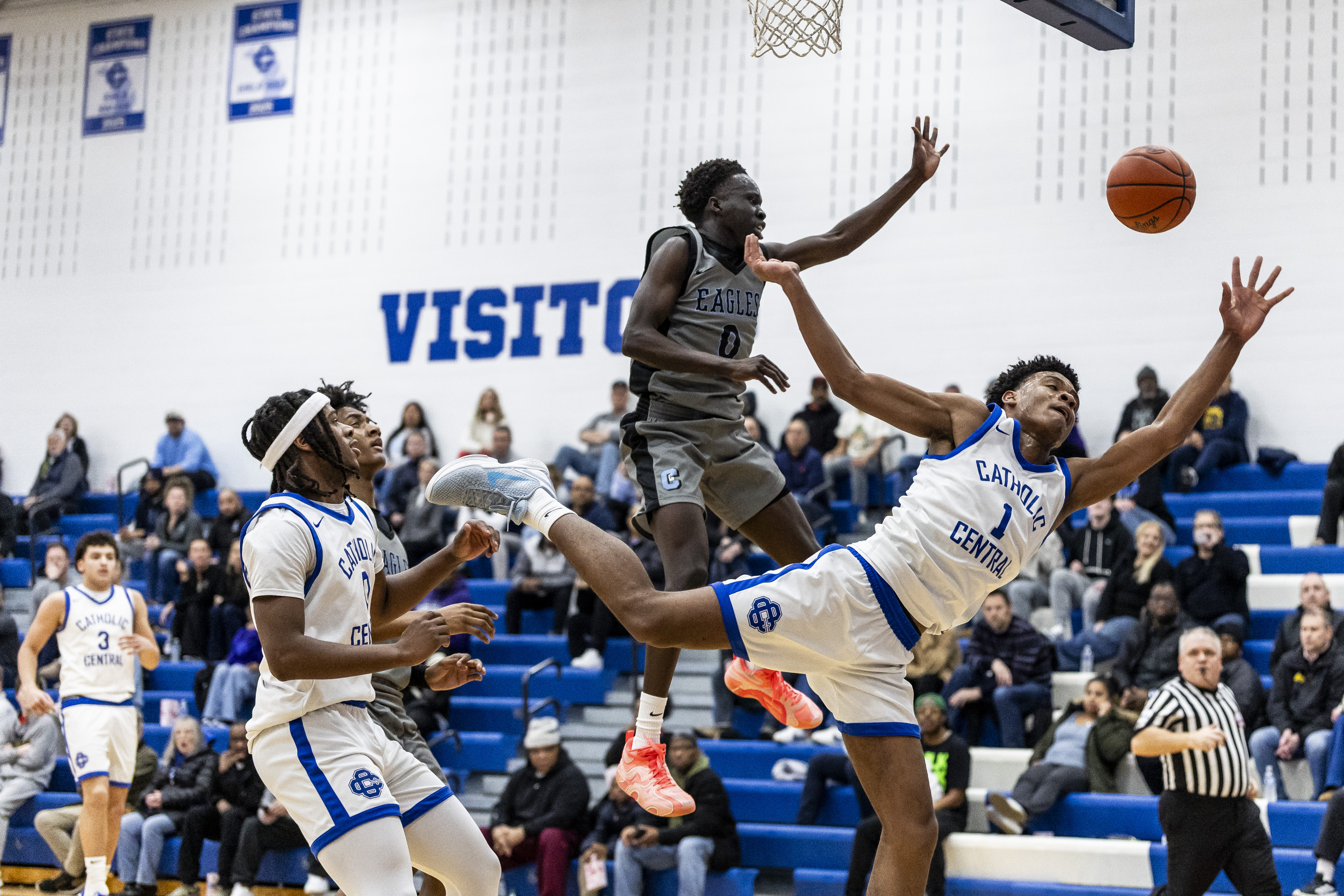 GR Catholic Central hosts Grand Rapids Christian boys basketball ...