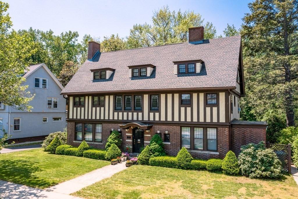 House of the Week: 7-bedroom Springfield home features underground bomb ...