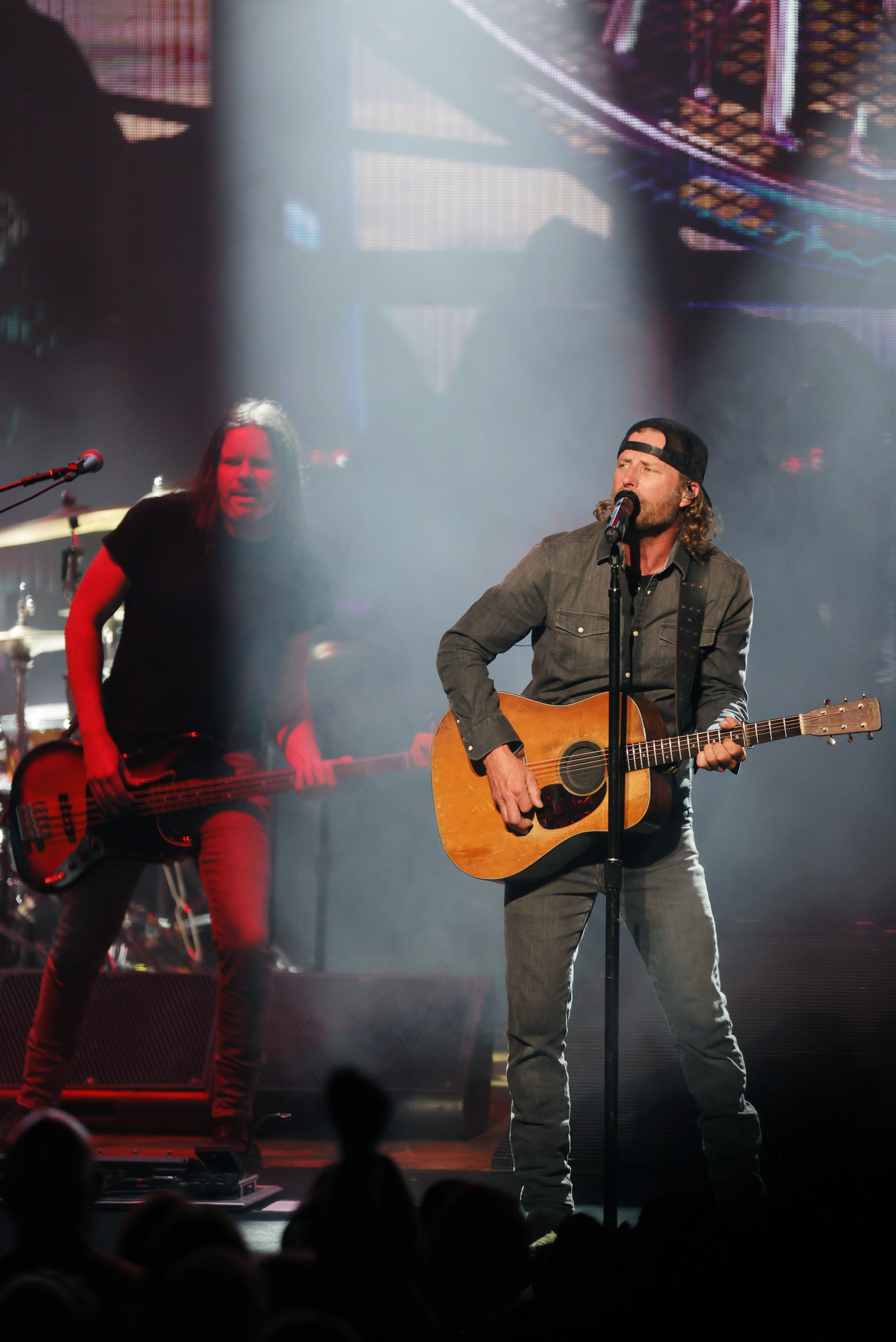 Country music singer Dierks Bentley stops at Blossom Music Center ...