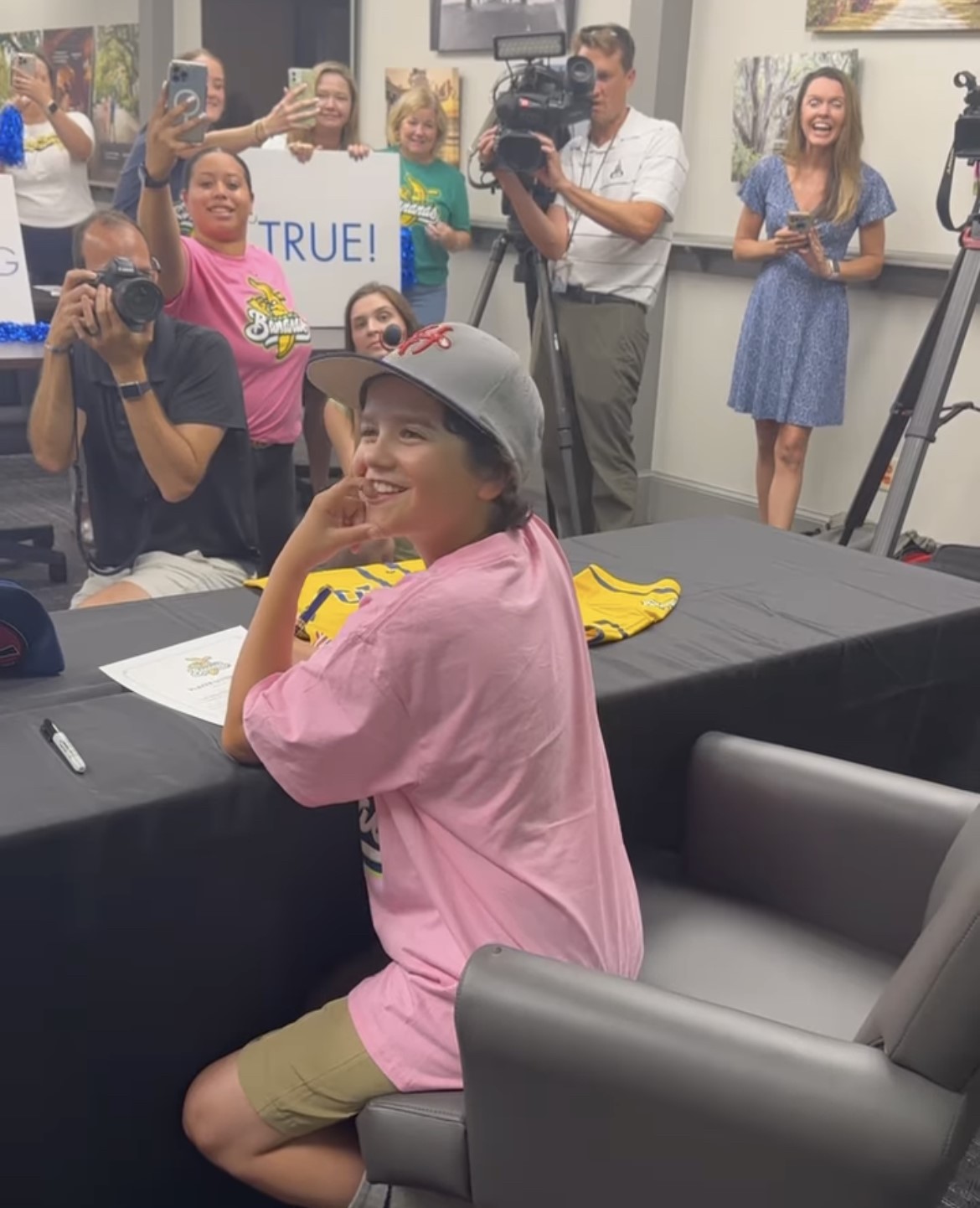 Savannah Bananas make Mansfield boy's wish come true through Make-A ...