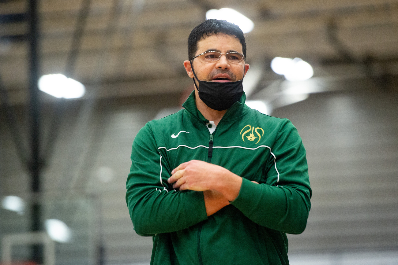Ann Arbor Huron vs. Saline boys basketball districts - mlive.com