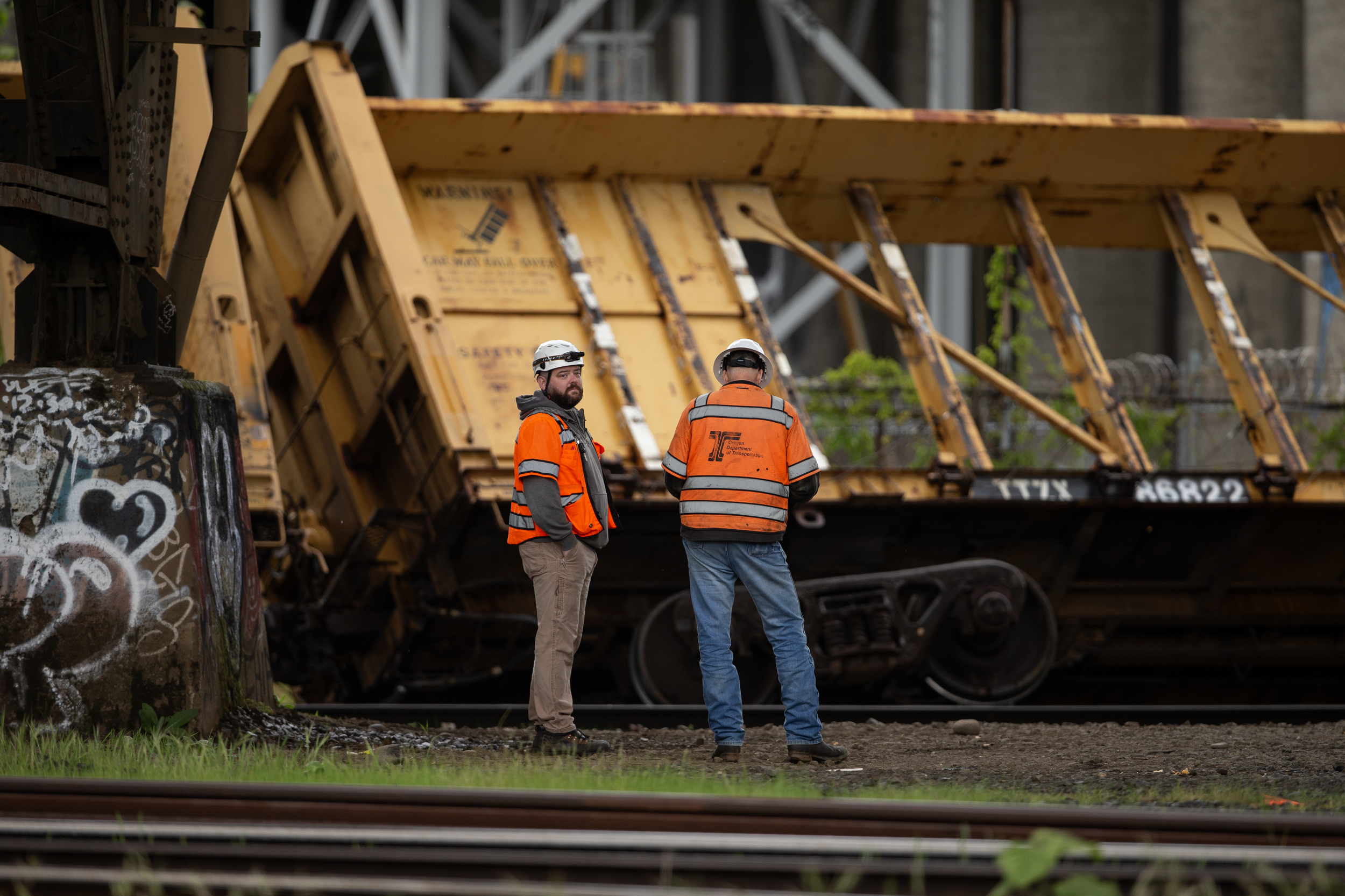 Steel Bridge freight train derailment - oregonlive.com