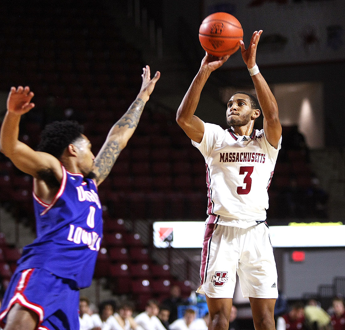 UMass Men's Basketball vs UMass Lowell 12/8/22 - masslive.com