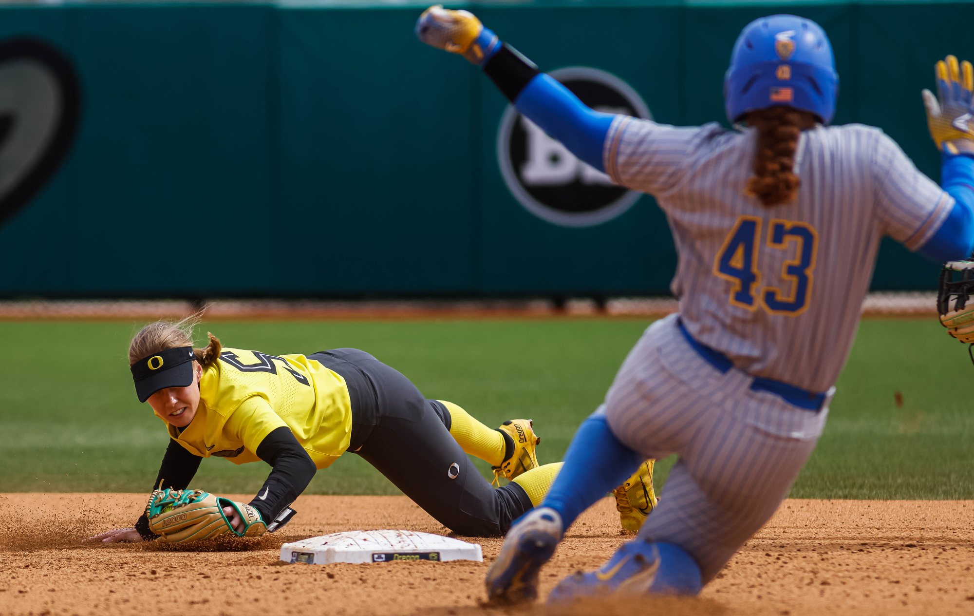 Oregon Ducks softball vs. UCLA, March 26, 2023 - oregonlive.com