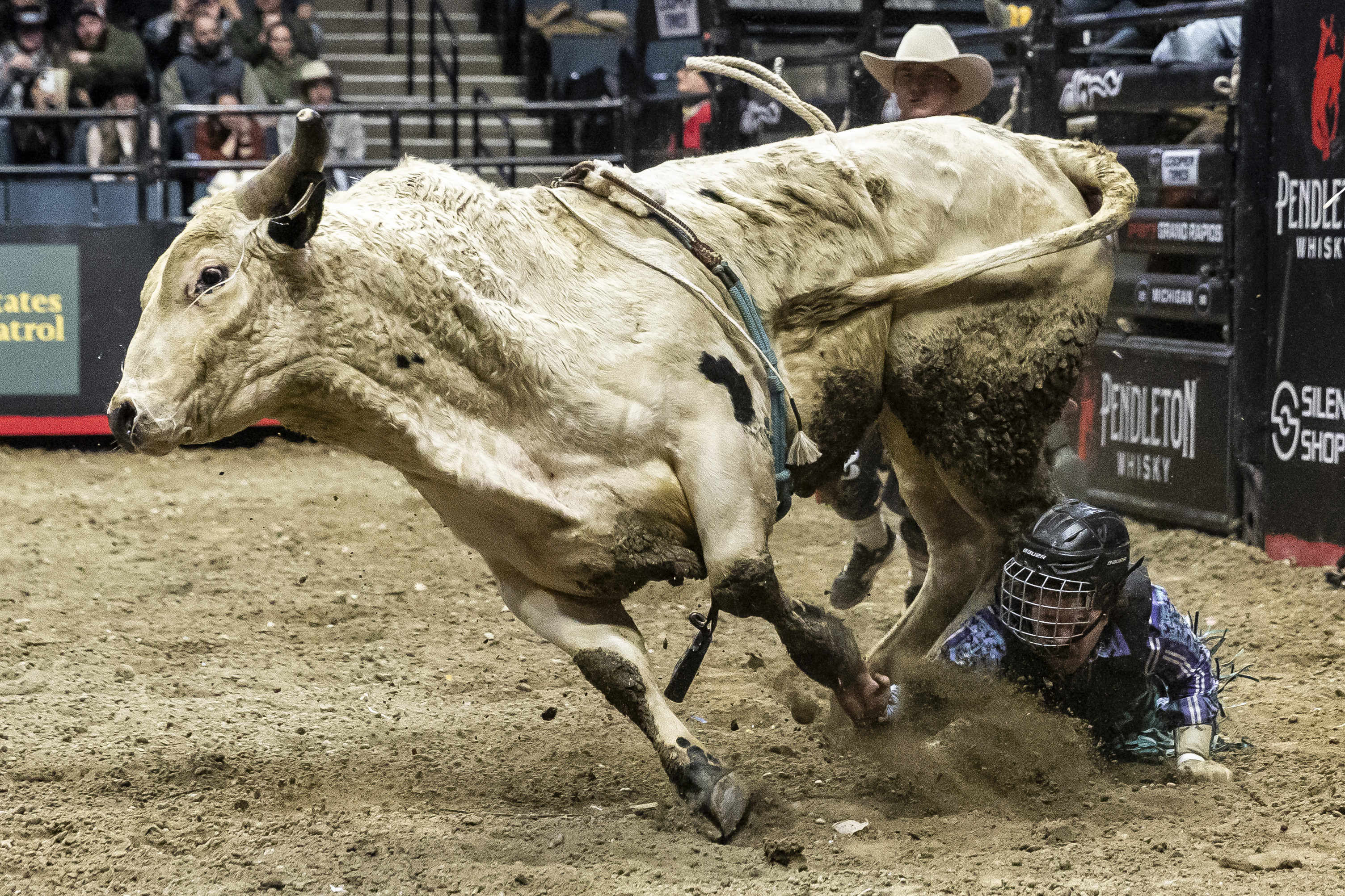World’s best bull riders compete in Grand Rapids - mlive.com