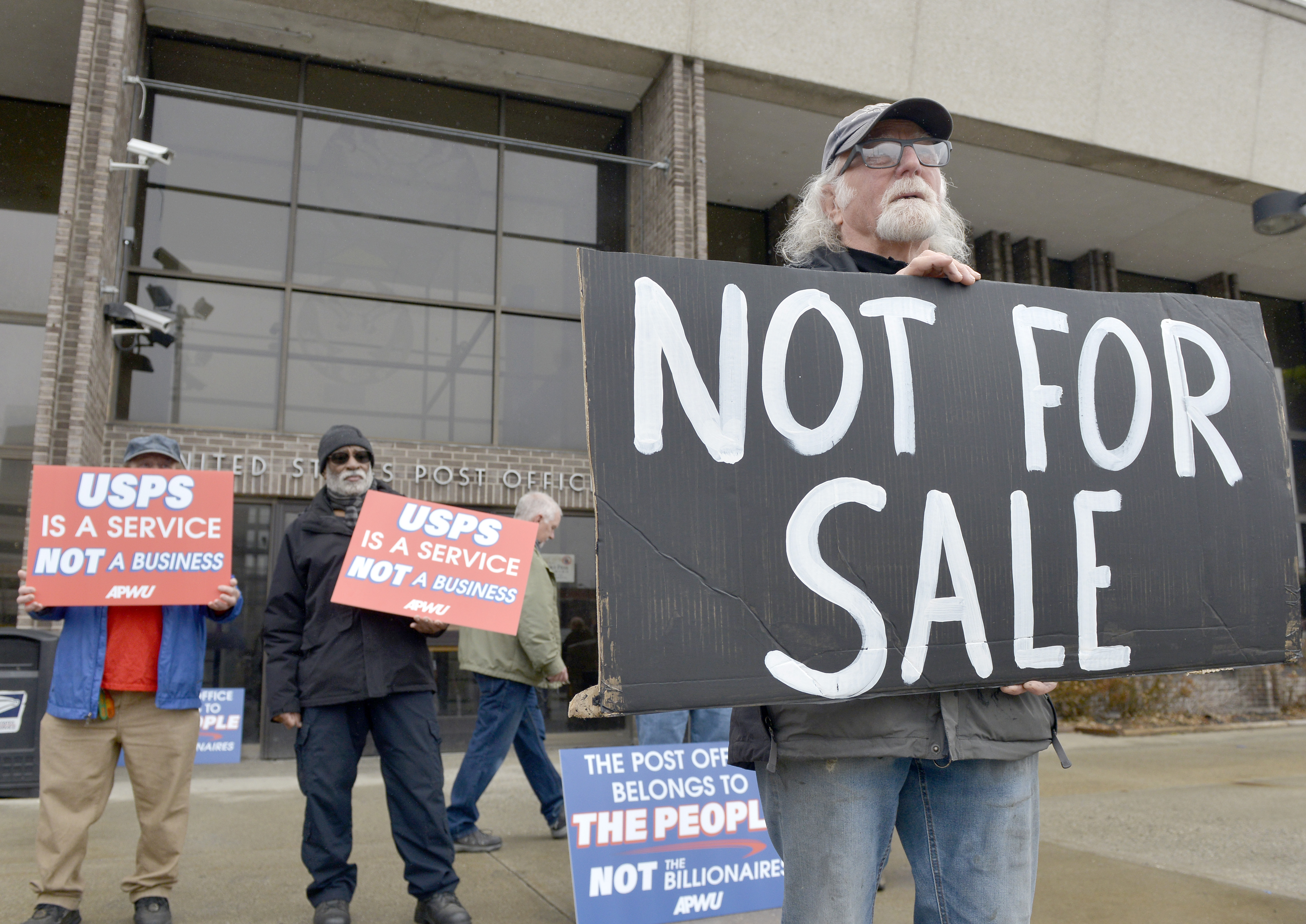 Postal workers rally to protest privatization - masslive.com