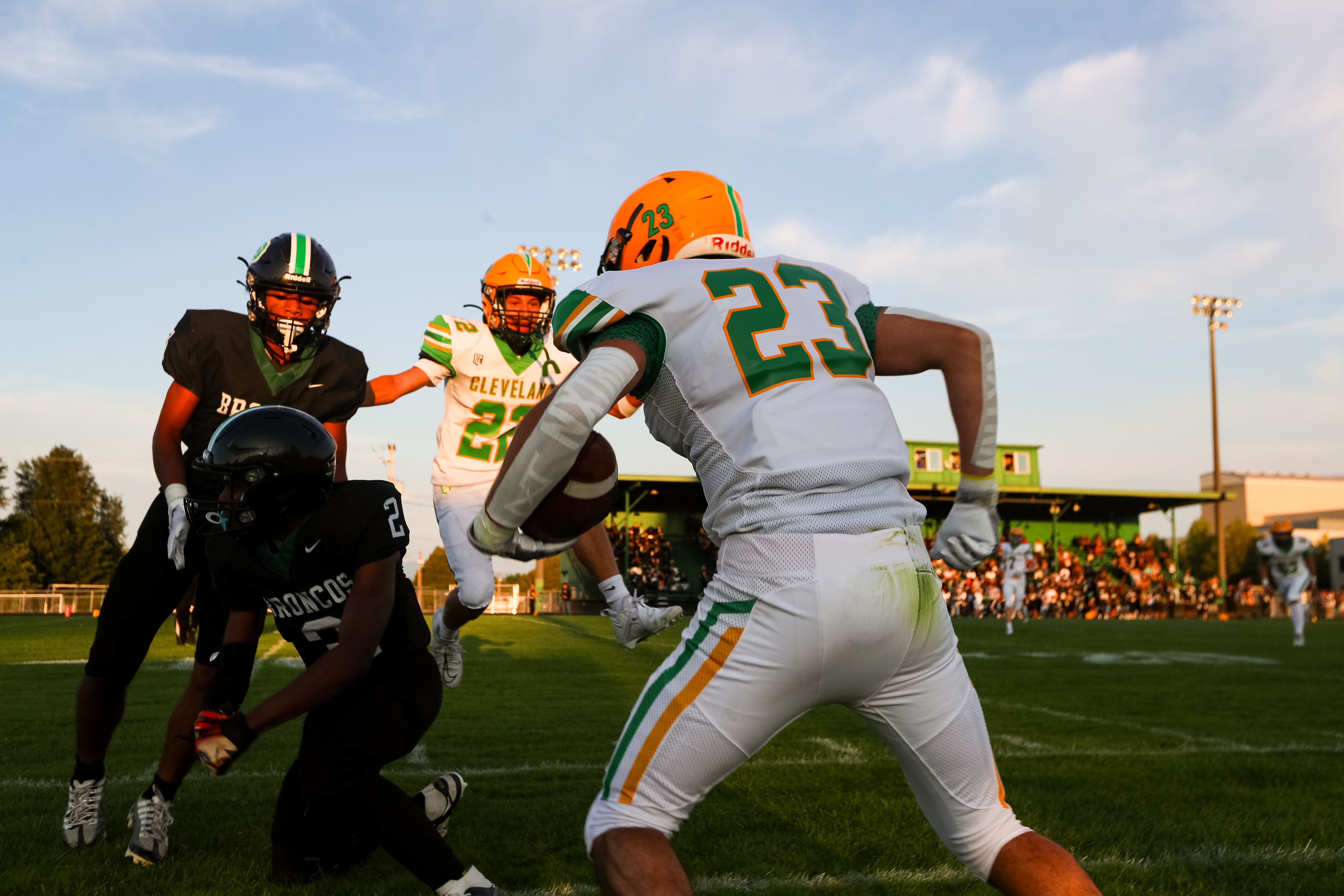 Oregon high school football: Cleveland Warriors vs Parkrose Broncos ...