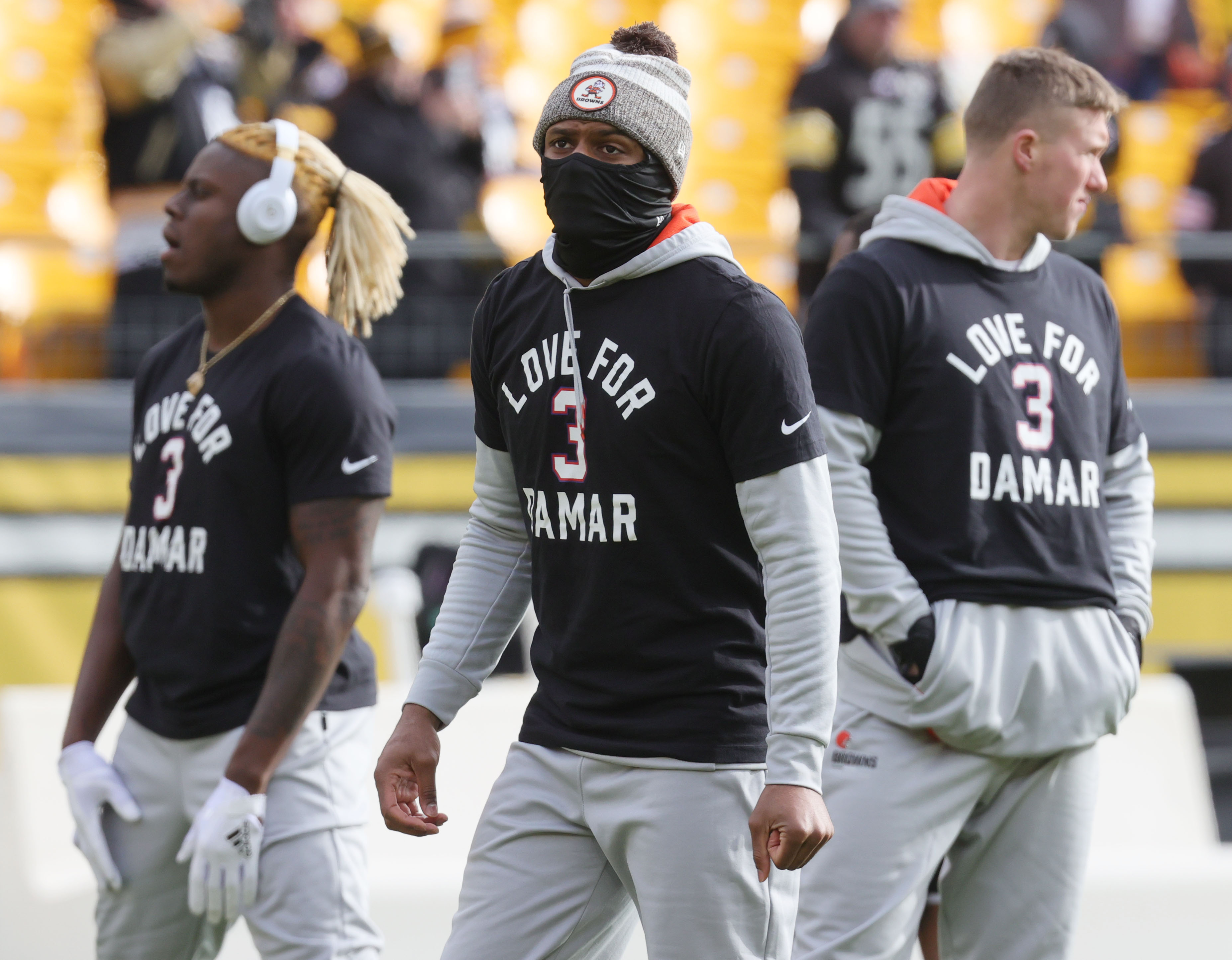 Cleveland Browns quarterback Deshaun Watson vs. Pittsburgh Steelers ...