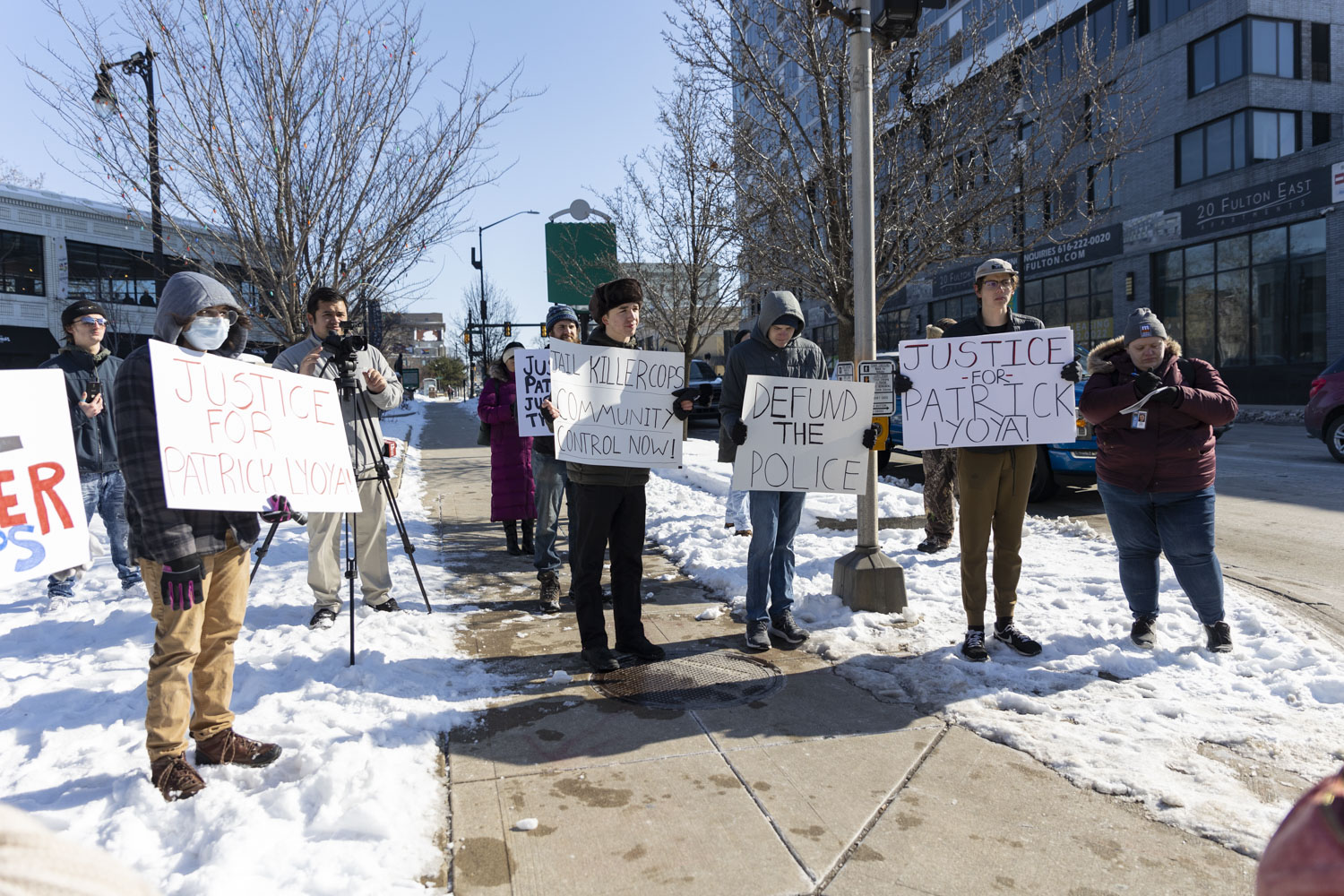 Over a dozen protest seeking justice after the police killings of Tyre ...