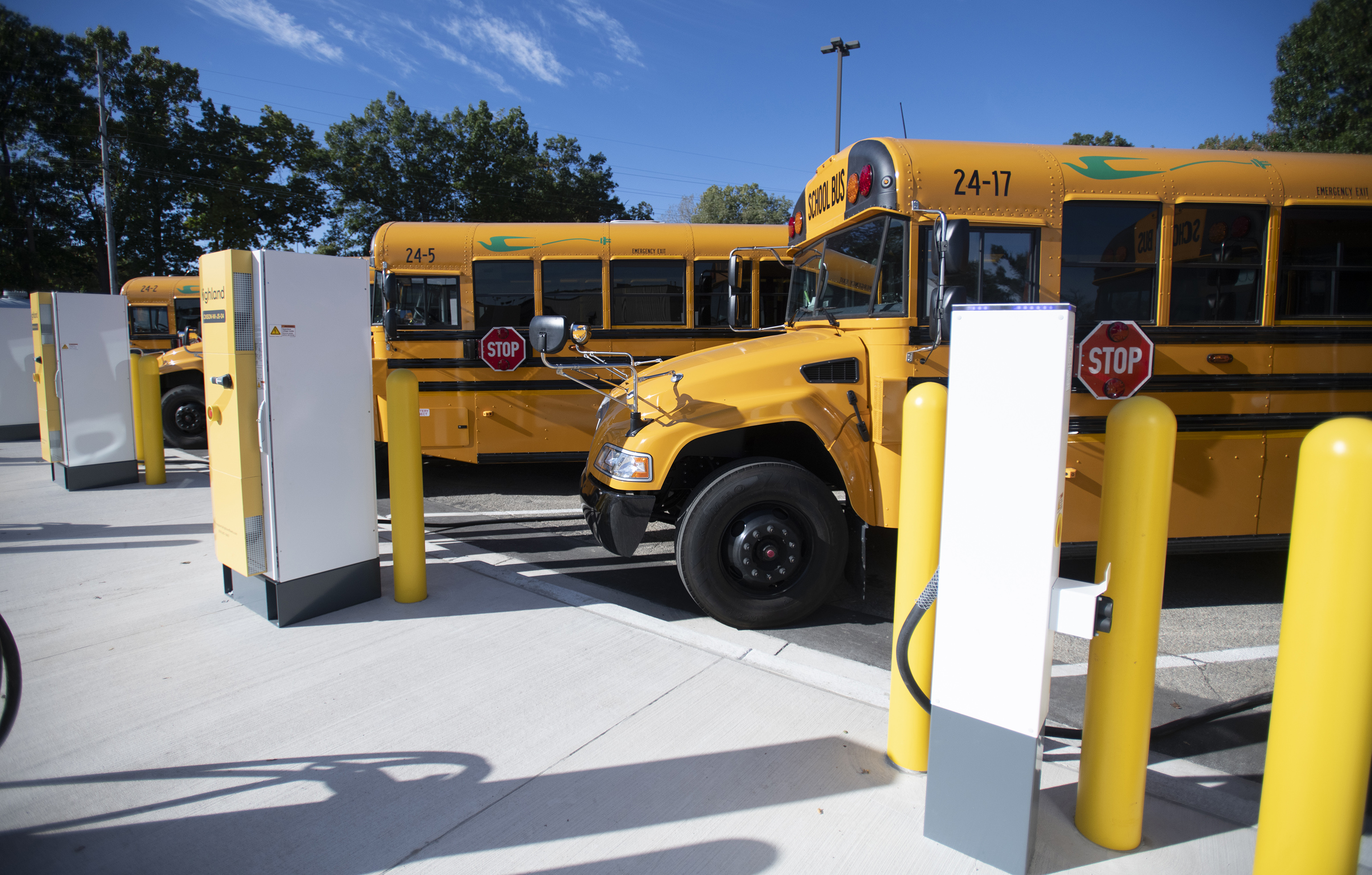 Jackson Public Schools unveils 21 electric buses - mlive.com