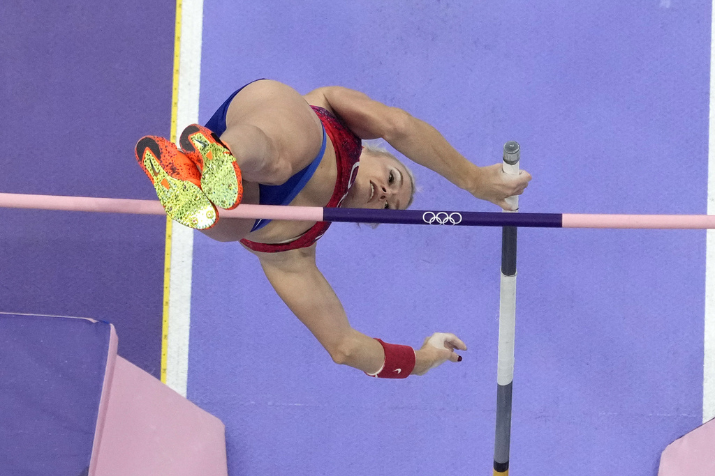 Katie Moon in the pole vault final at Paris Olympics 2024 - cleveland.com