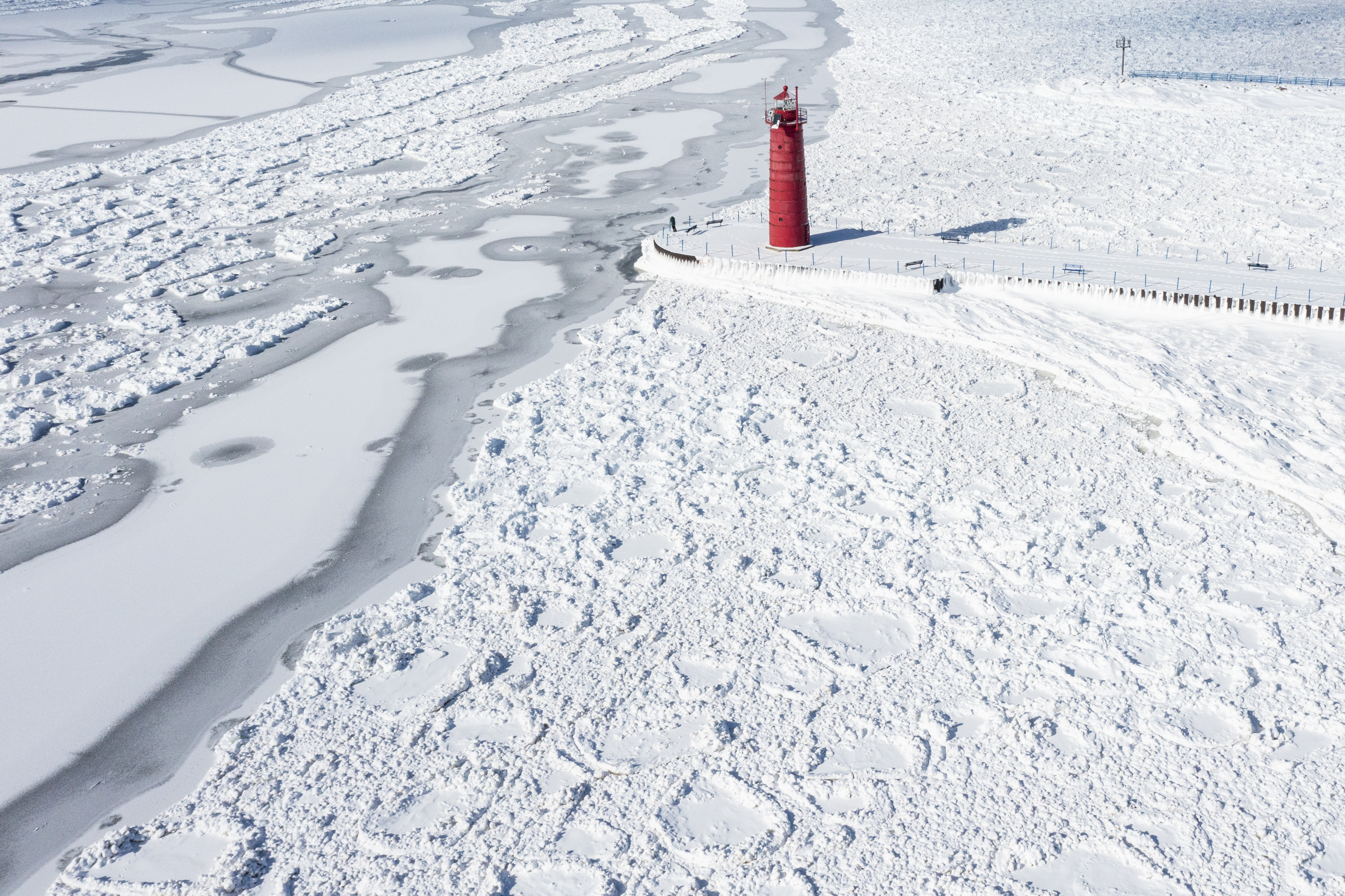 Ice coverage grows on Lake Michigan off Muskegon shoreline - mlive.com