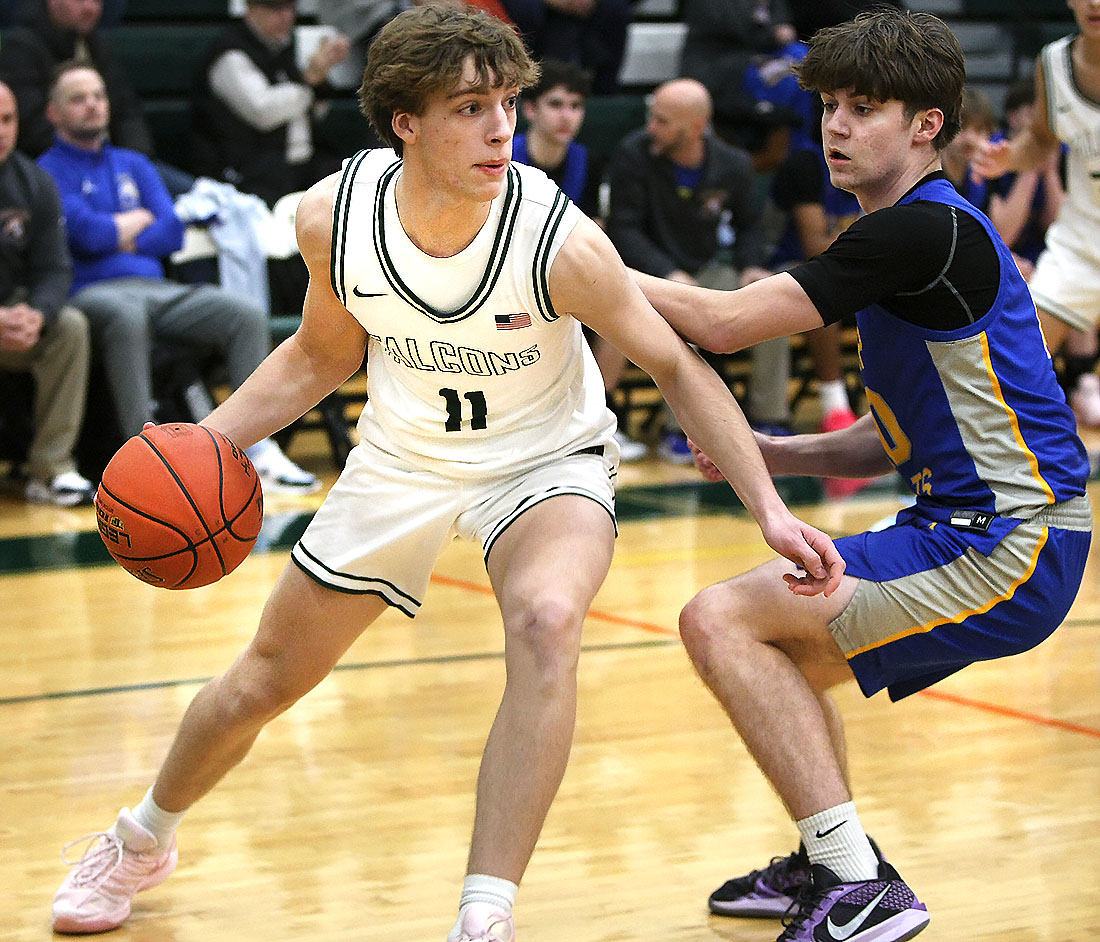 Chicopee Comp vs Minnechaug boys Basketball 1/14/25 - masslive.com