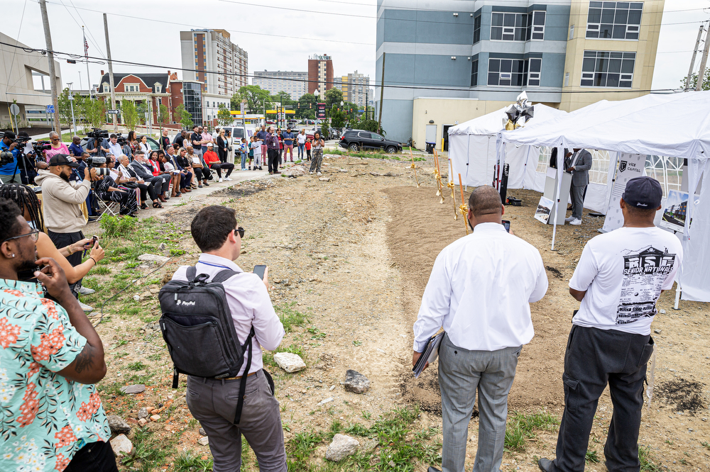 LeSean McCoy’s Savoy 48 groundbreaking ceremony - pennlive.com