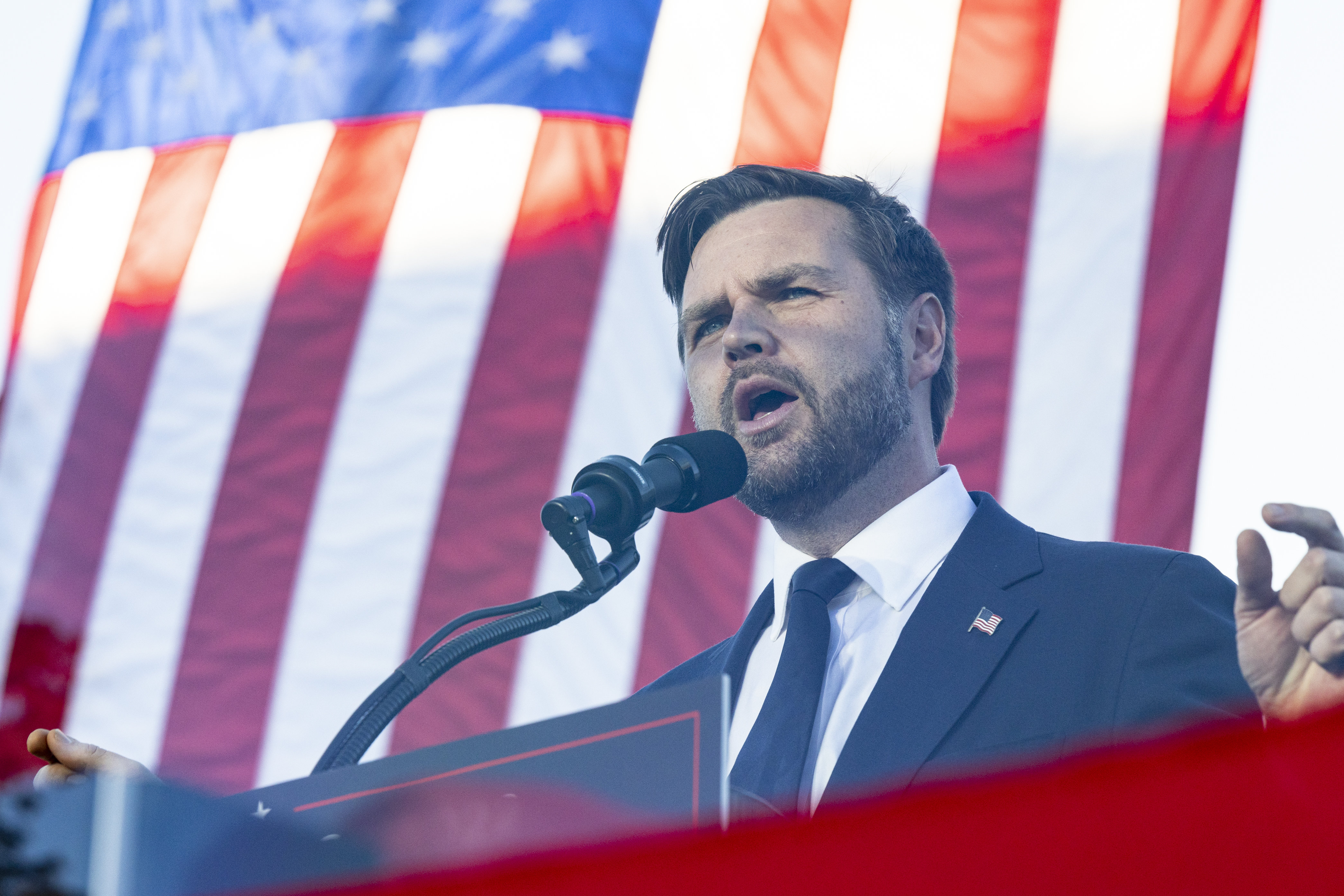 Vice presidential candidate, JD Vance, visits Marne one day after VP ...
