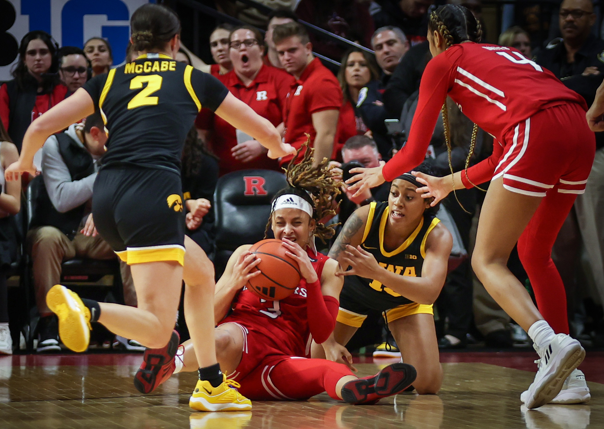 Superstar Caitlyn Clark leads Iowa to blowout win over Rutgers - nj.com