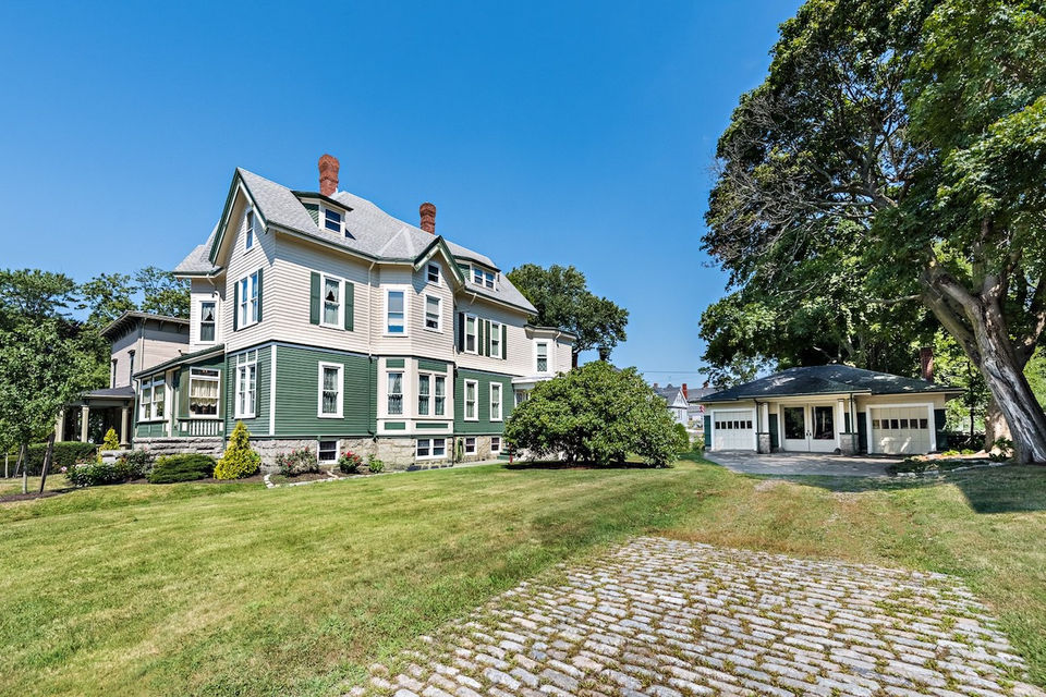 Lizzie Borden’s historic ‘Maplecroft’ mansion on sale in Fall River ...