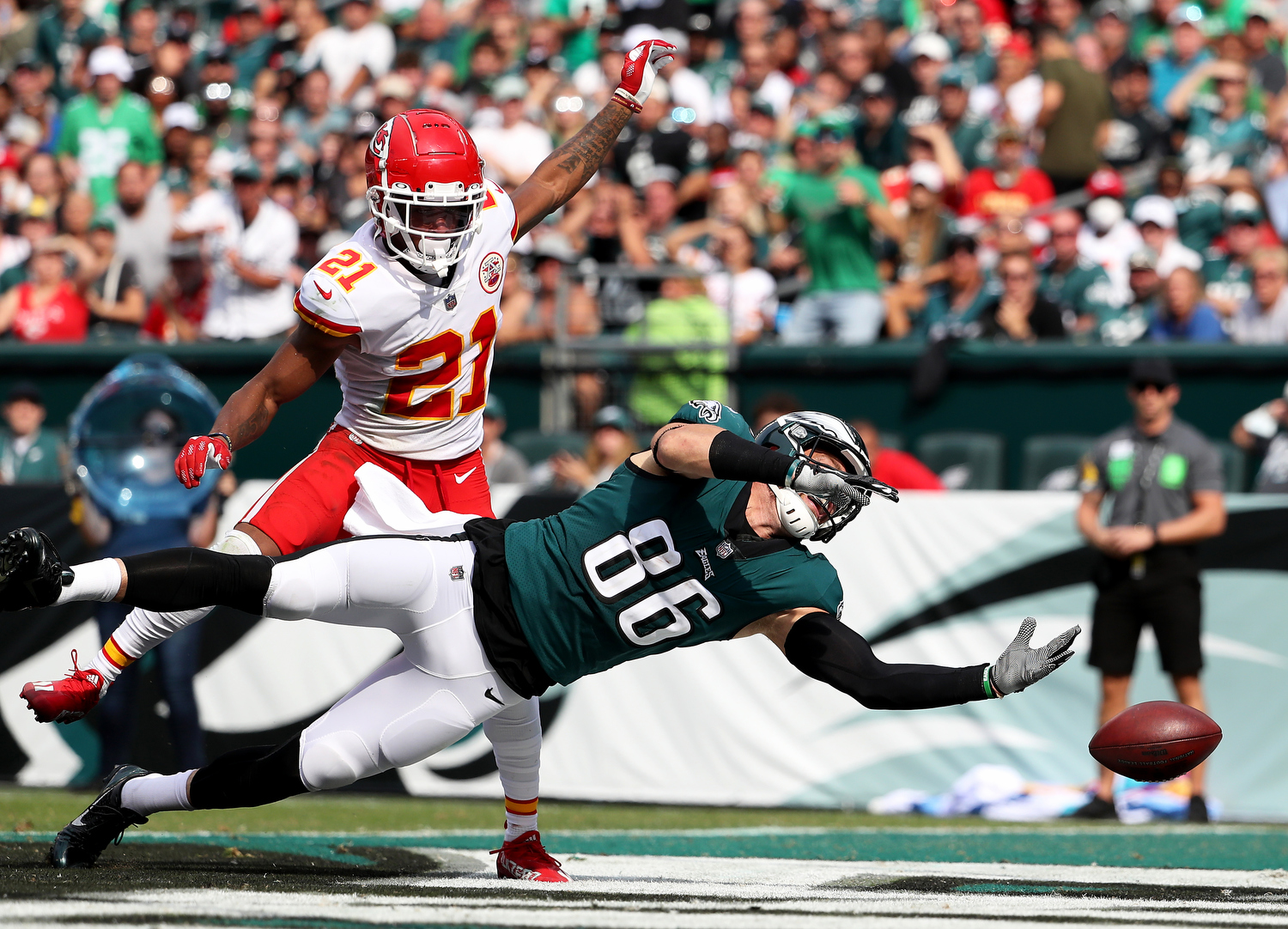 Kansas City Chiefs vs. Philadelphia Eagles, Oct. 3, 2021 ...