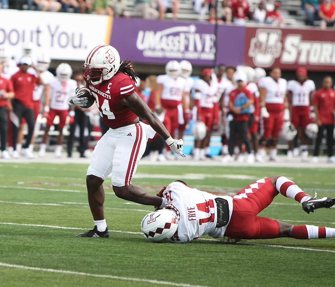 UMass Men's Football vs Temple 8/30/25 - masslive.com