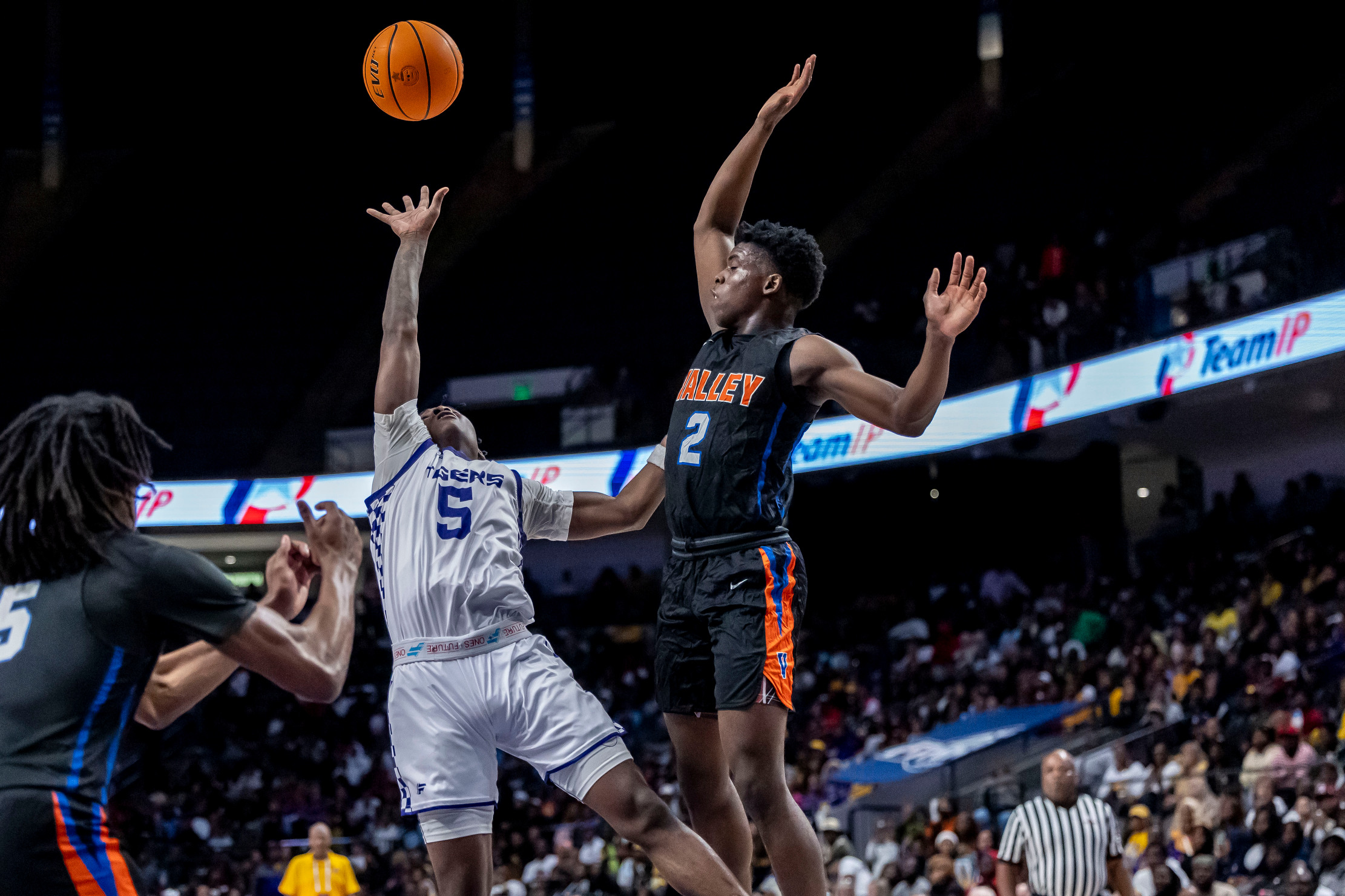 AHSAA 5A boys semifinal: Fairfield vs. Valley - al.com
