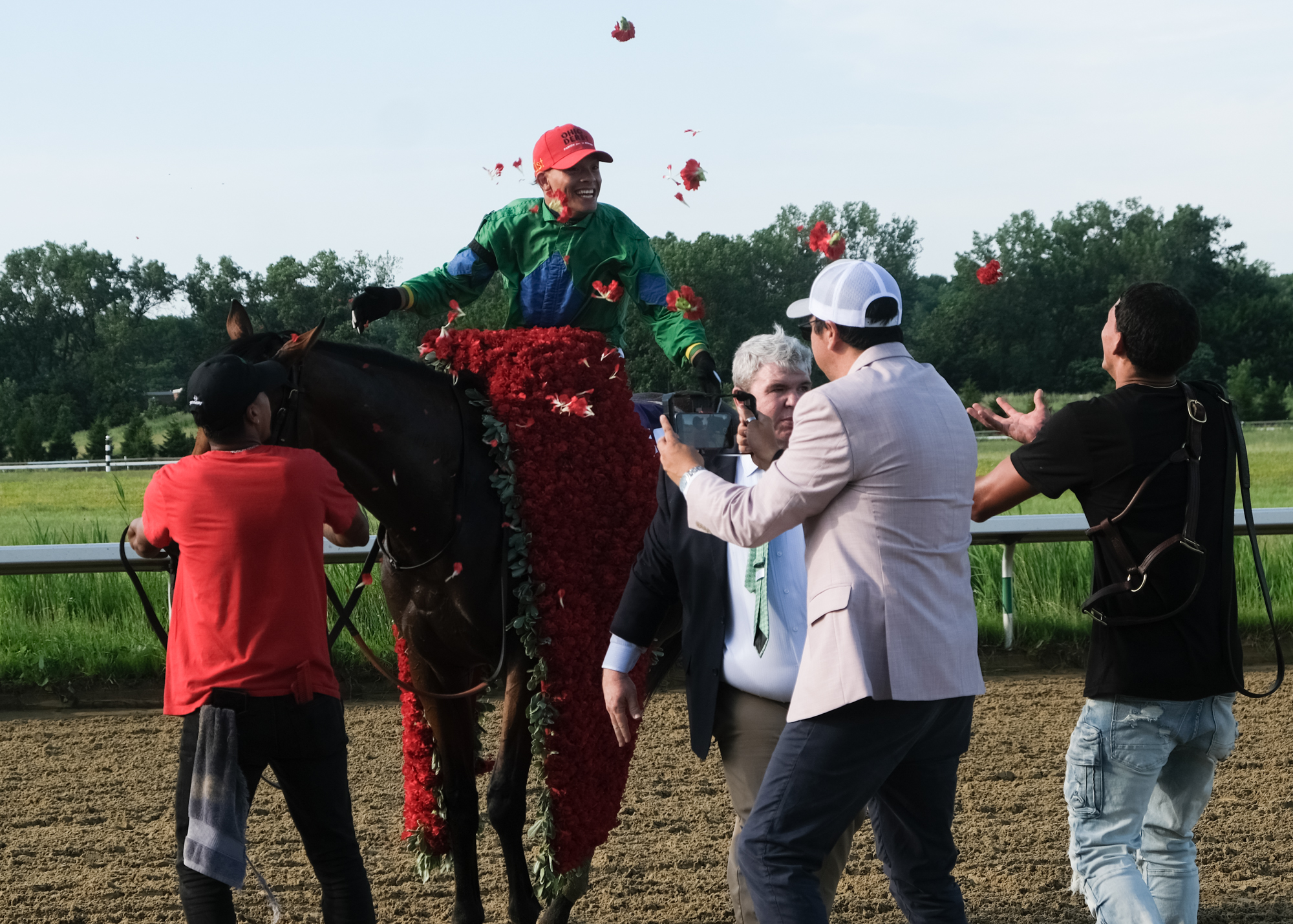The 2025 Ohio Derby at JACK Thistledown Racino (30 photos) - cleveland.com