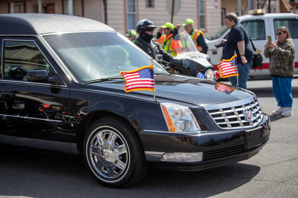 Crowds line Rt 422 to honor slain Lebanon policeman - pennlive.com