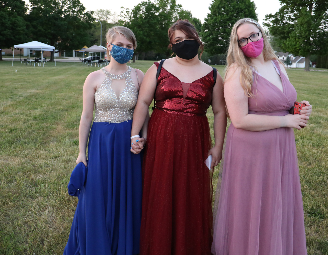 Comstock celebrates prom - mlive.com