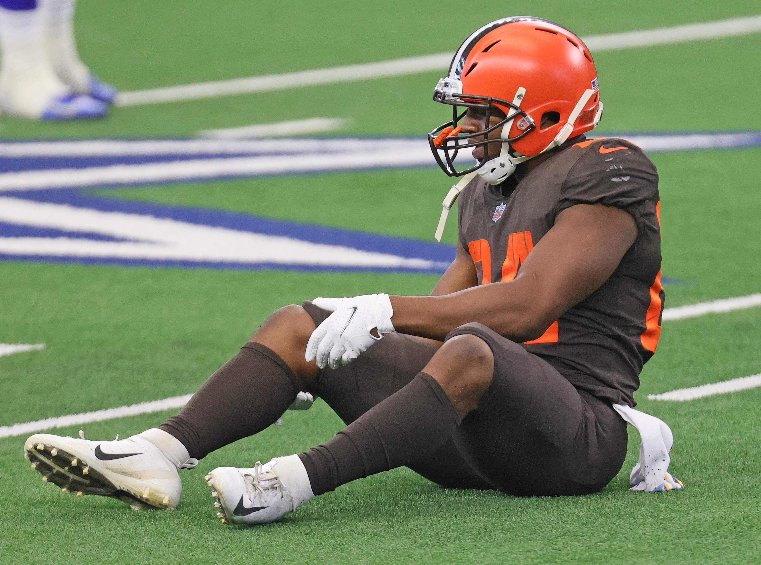Cleveland Browns Nick Chubb injures knee against Dallas Cowboys ...