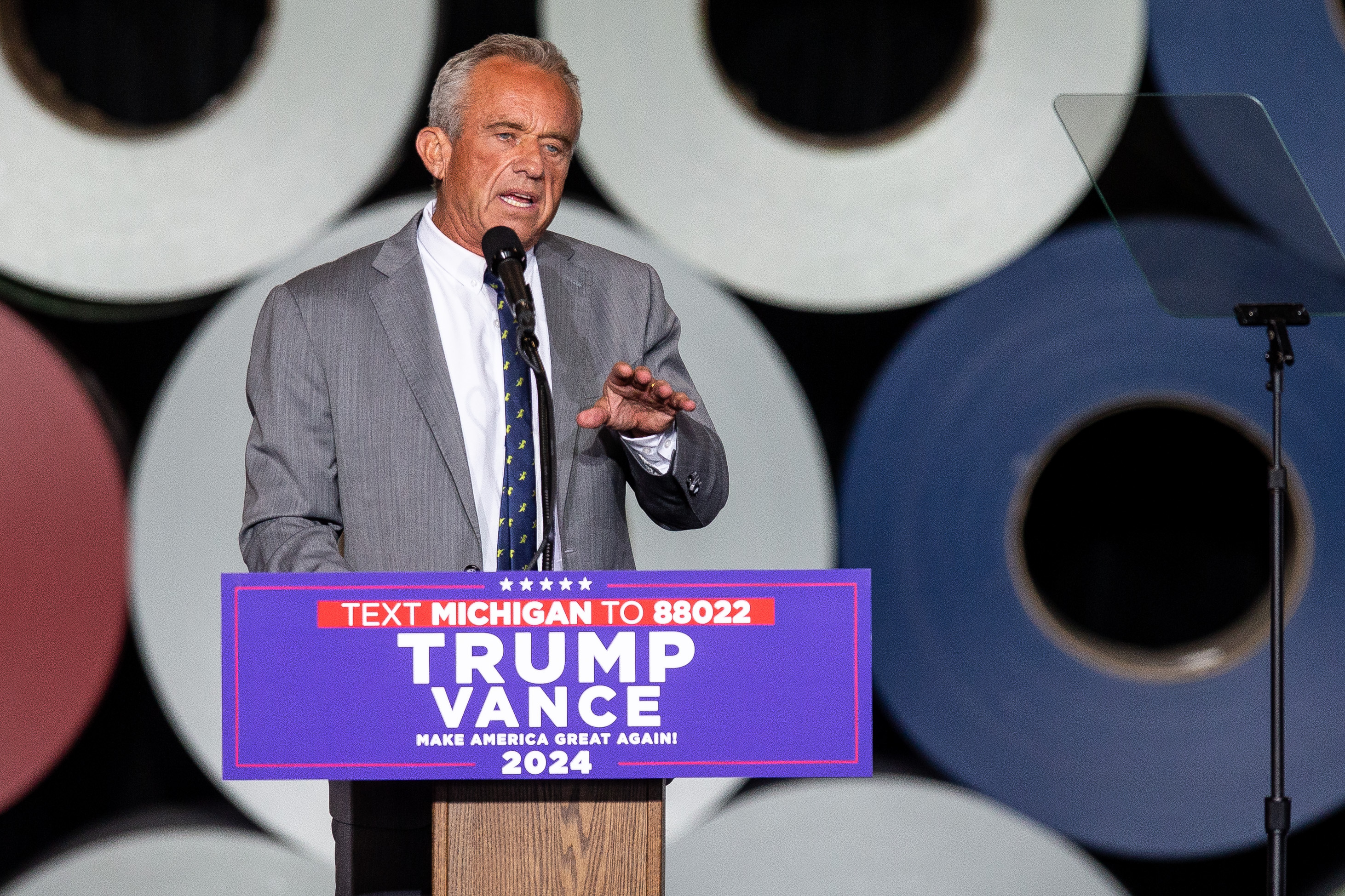 Trump delivers remarks at campaign rally in Walker - mlive.com