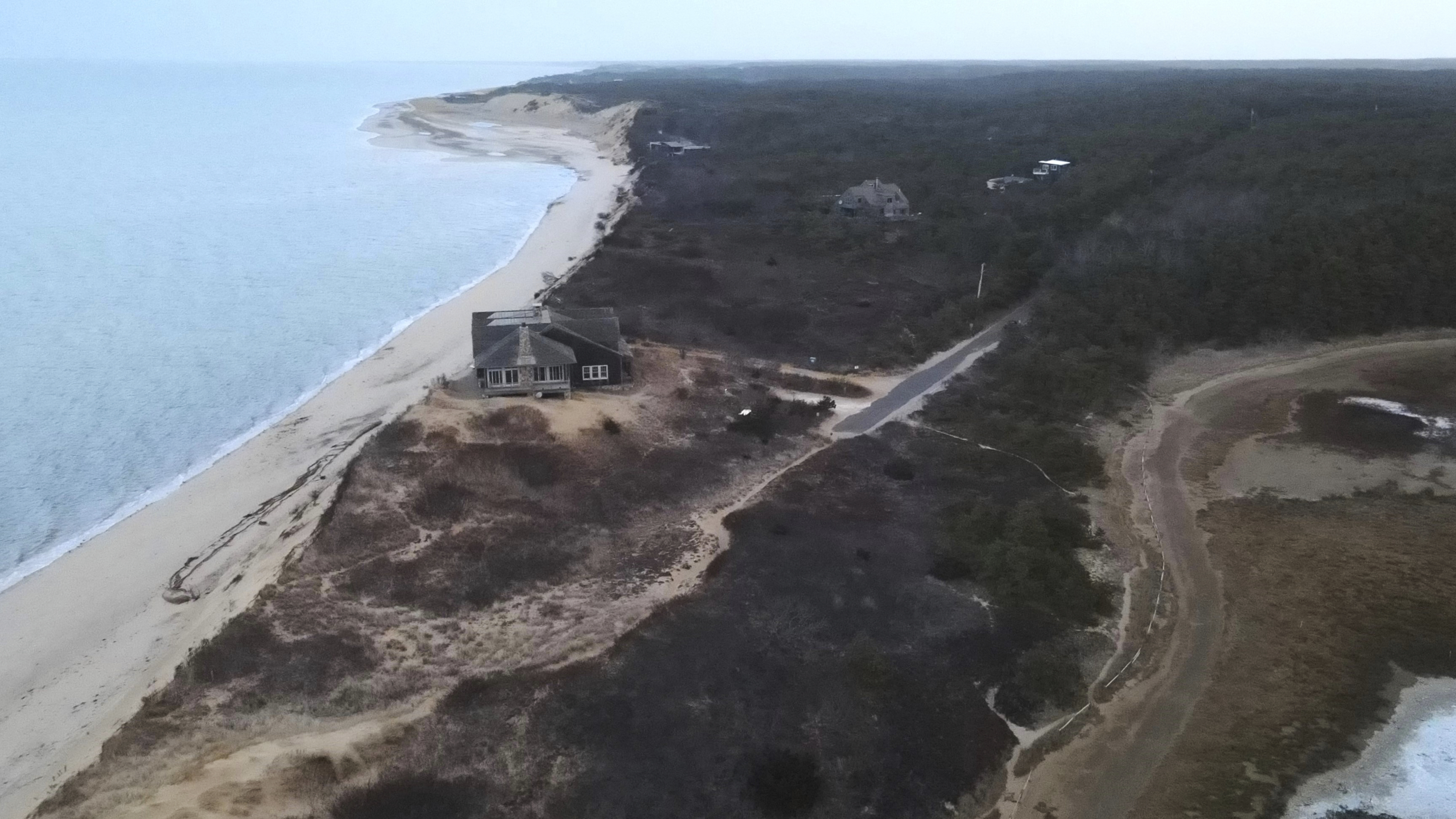 Erosion threatens luxury house on Cape Cod Bay - oregonlive.com