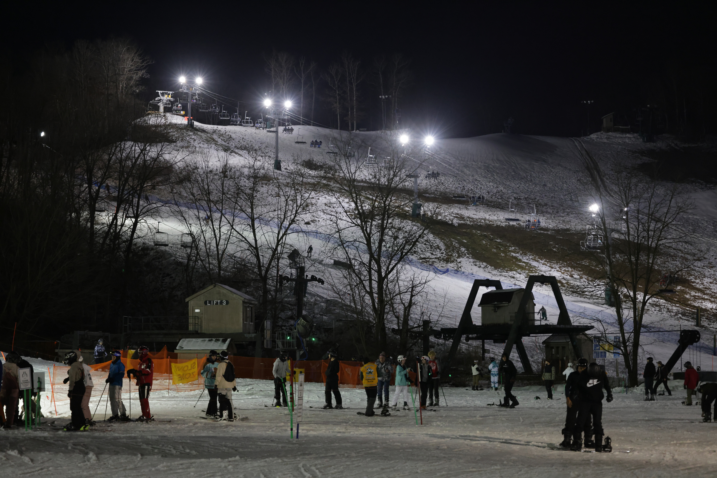 Boston Mills fills the slopes on opening day - cleveland.com