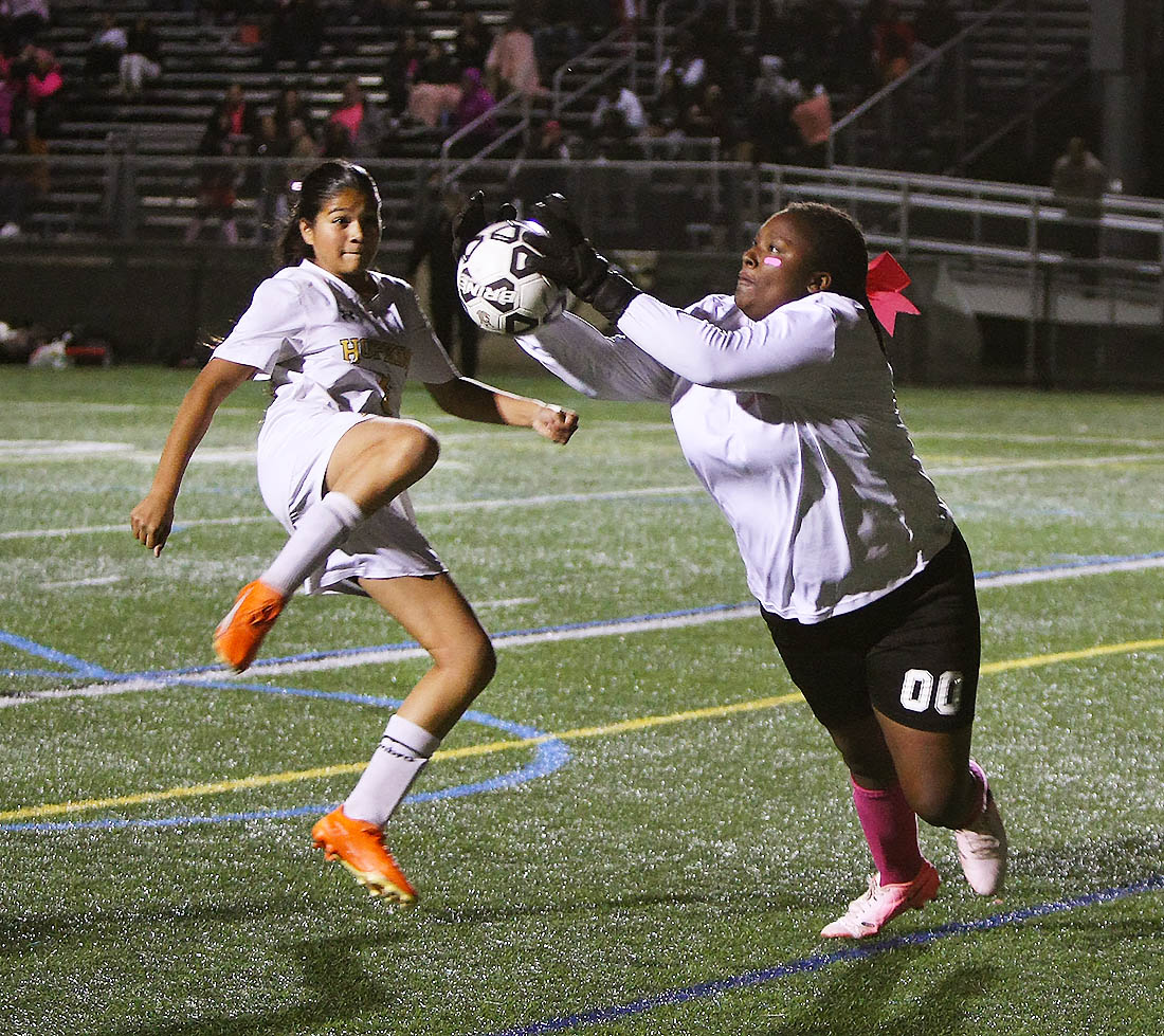 Hopkins Academy vs Springfield International Charter girls Soccer 10/9 ...