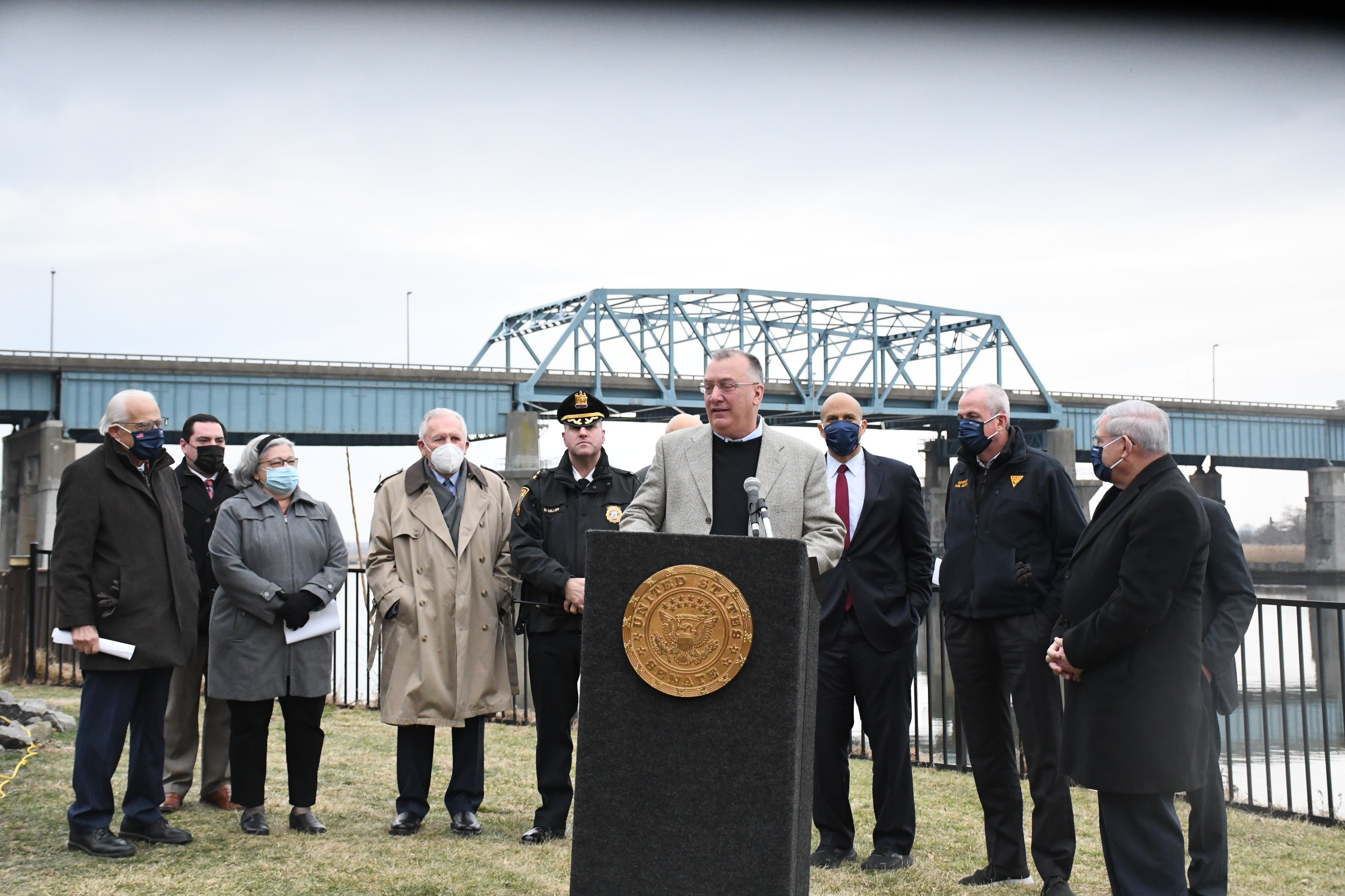 Federal, state and local official announce project to rebuild Route 3 ...