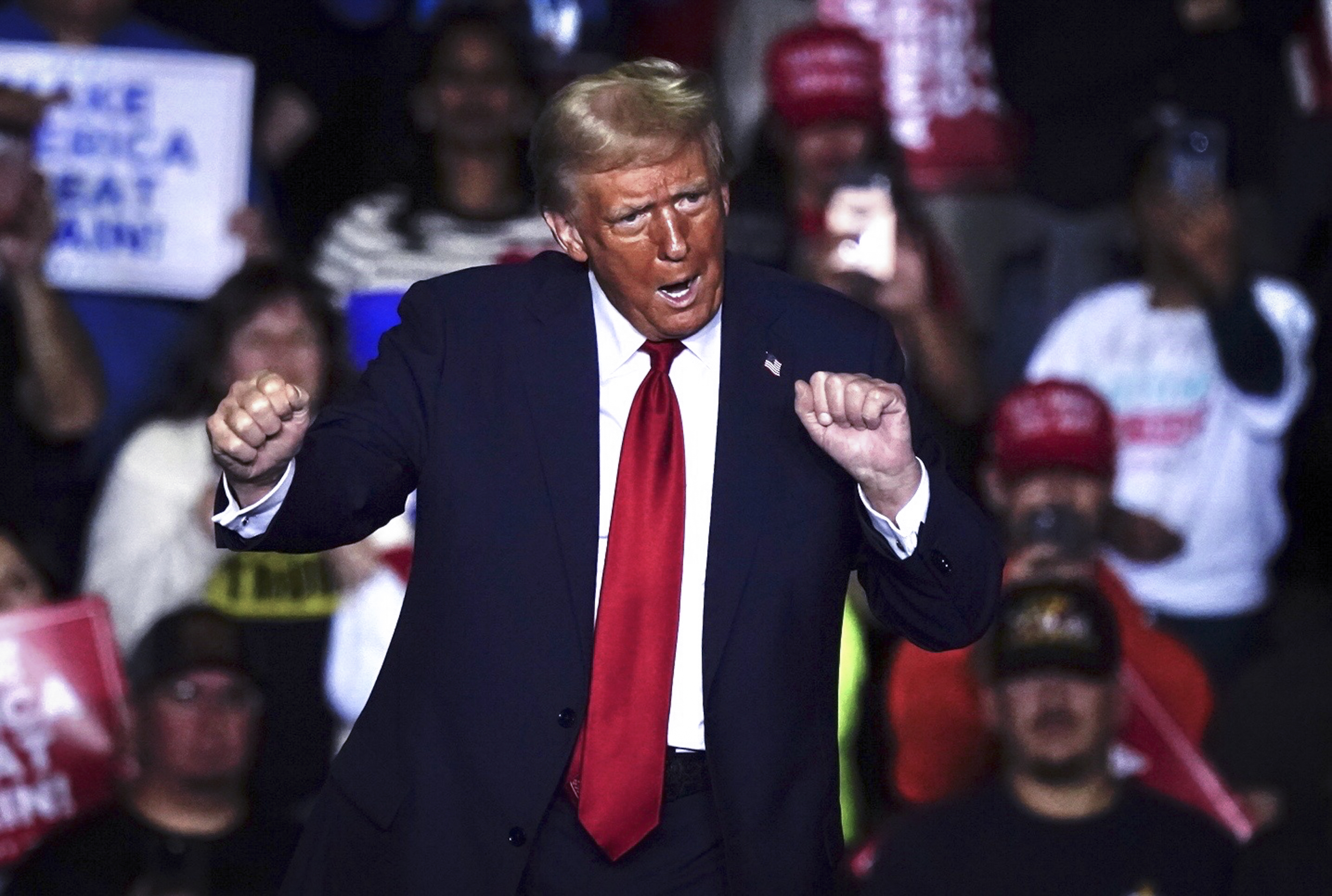Former President Donald Trump hosts campaign rally in Allentown ...